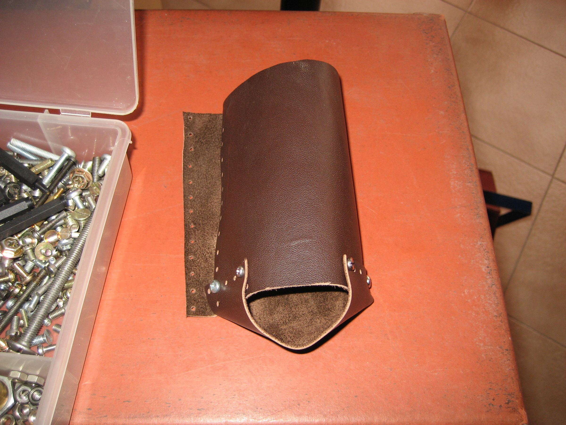 Leather Camera Belt Pouch From a Single Rectangle : 12 Steps ...