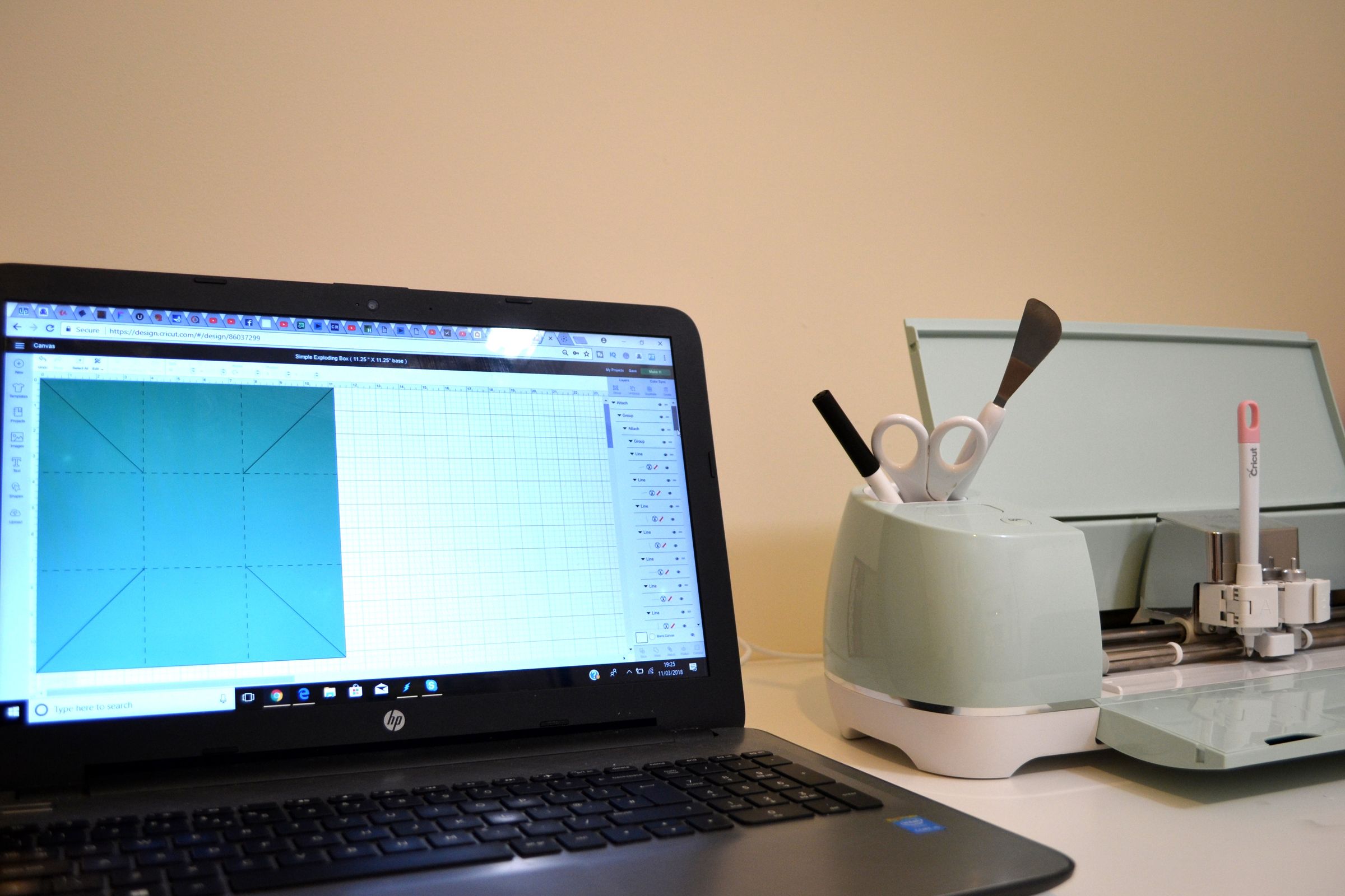 How to Make an Exploding Box Using Cricut Explore Air 2 - DIY Kit ...