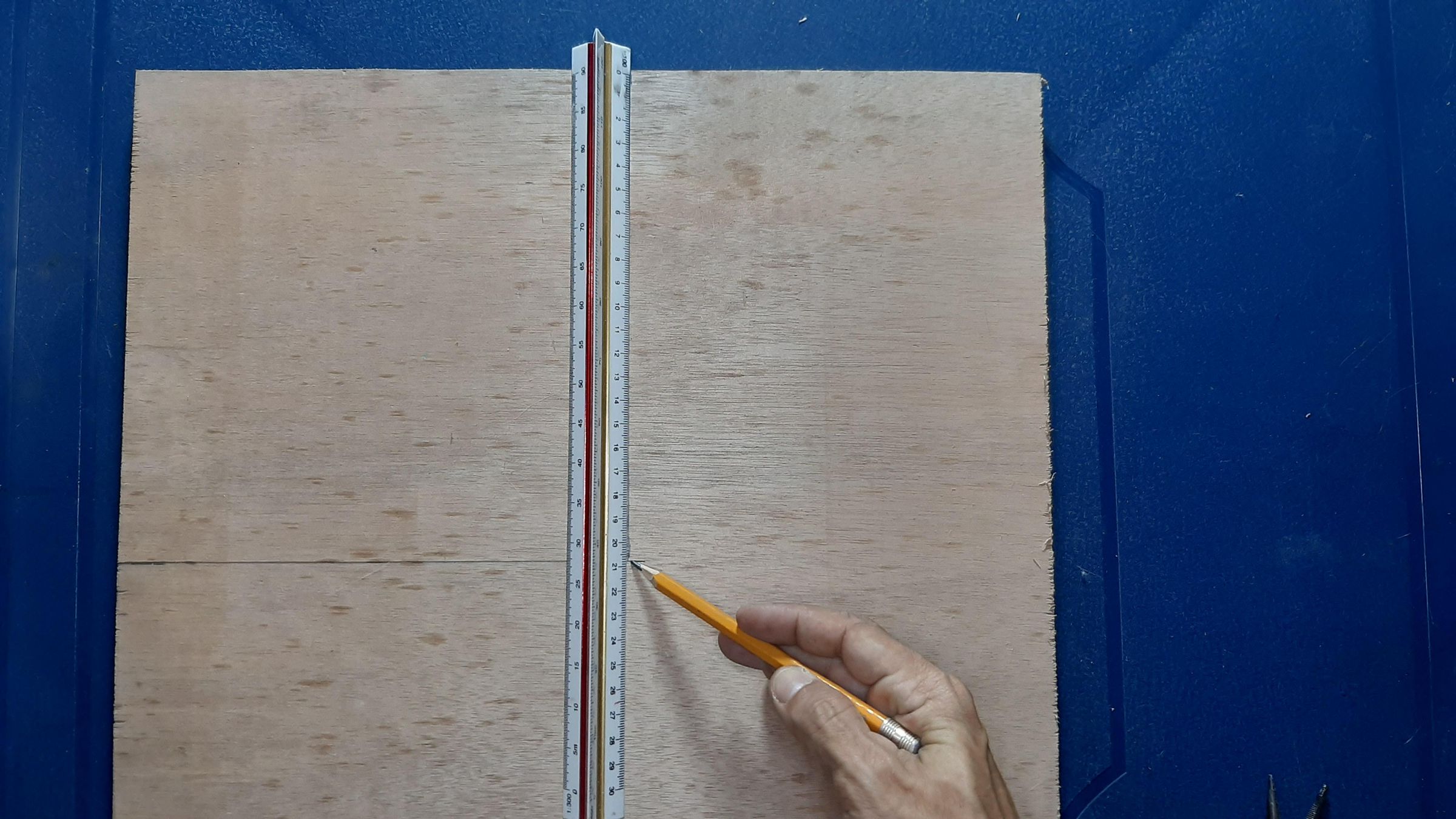 FUTURISTIC CORNER STAND : 10 Steps (with Pictures) - Instructables