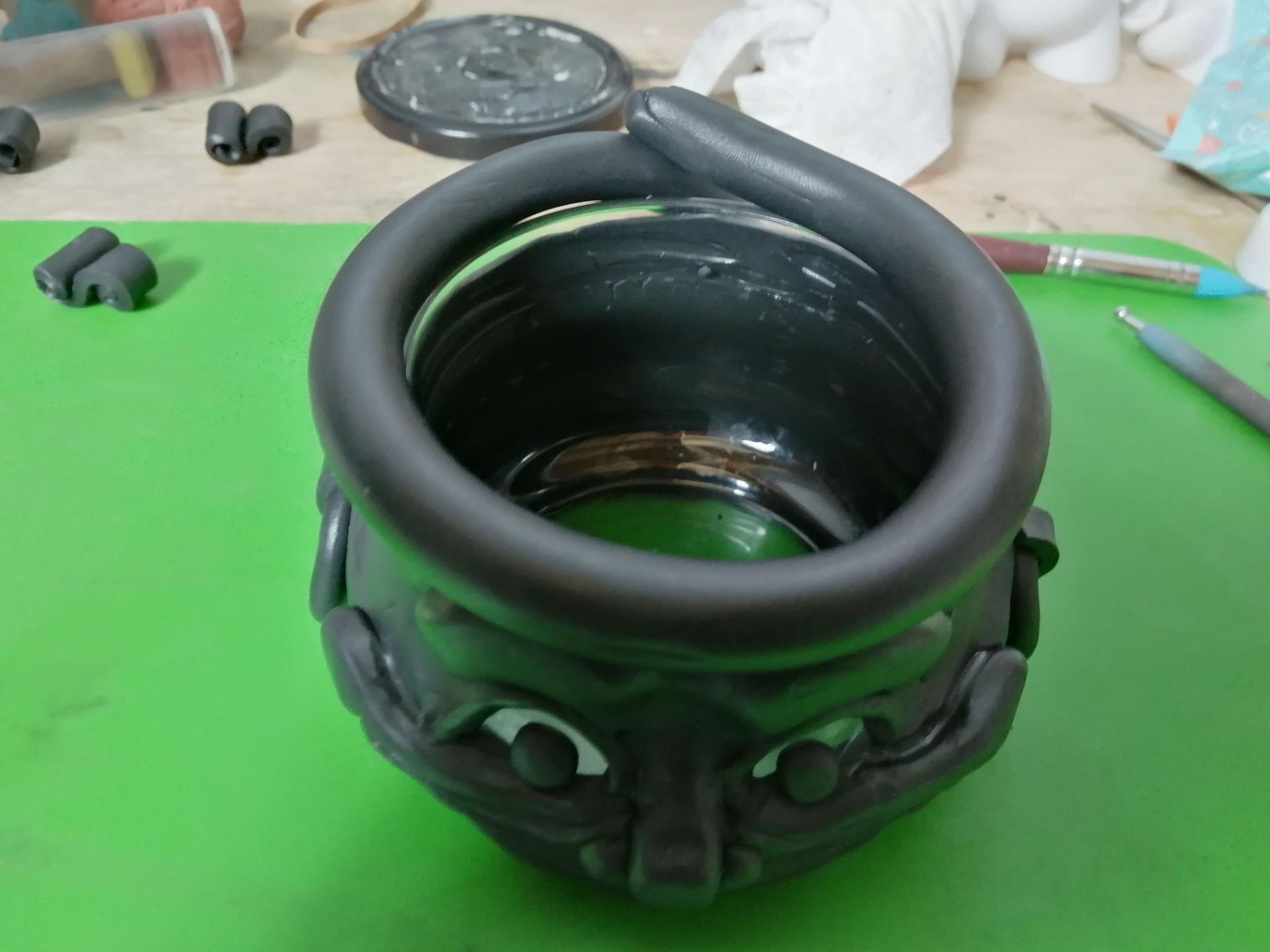 Happy Cauldron Tealight : 7 Steps (with Pictures) - Instructables