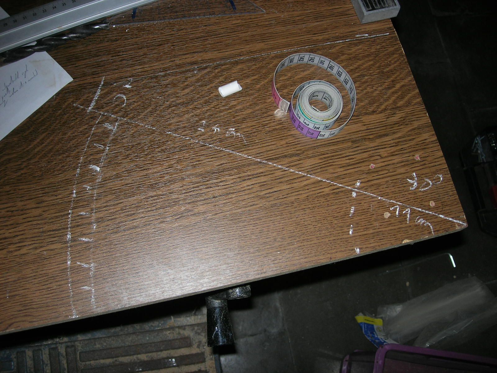Adjustable Drafting Table With Basic Tools and Materials : 4 Steps ...