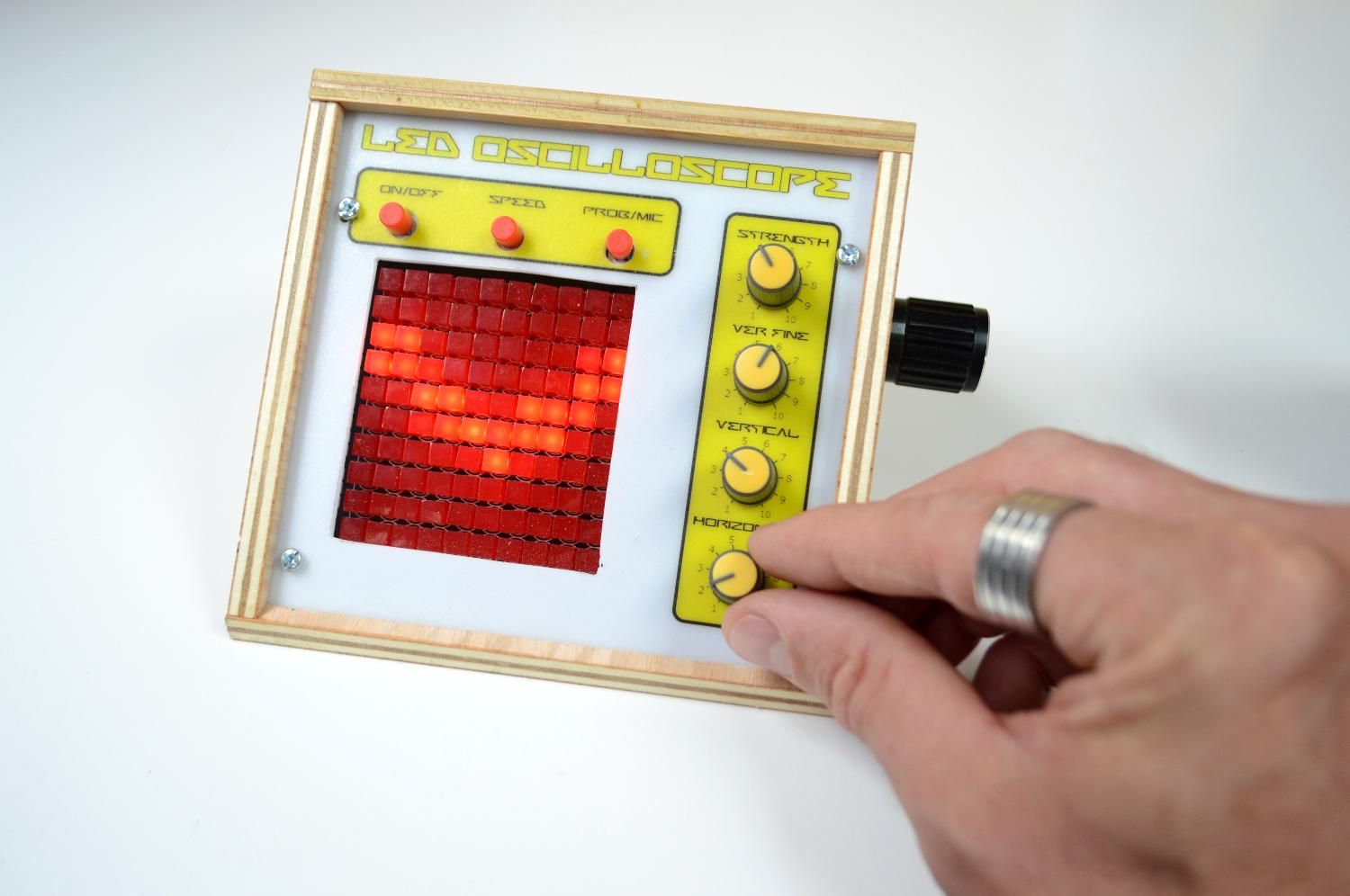 100 LED Oscilloscope : 12 Steps (with Pictures) - Instructables
