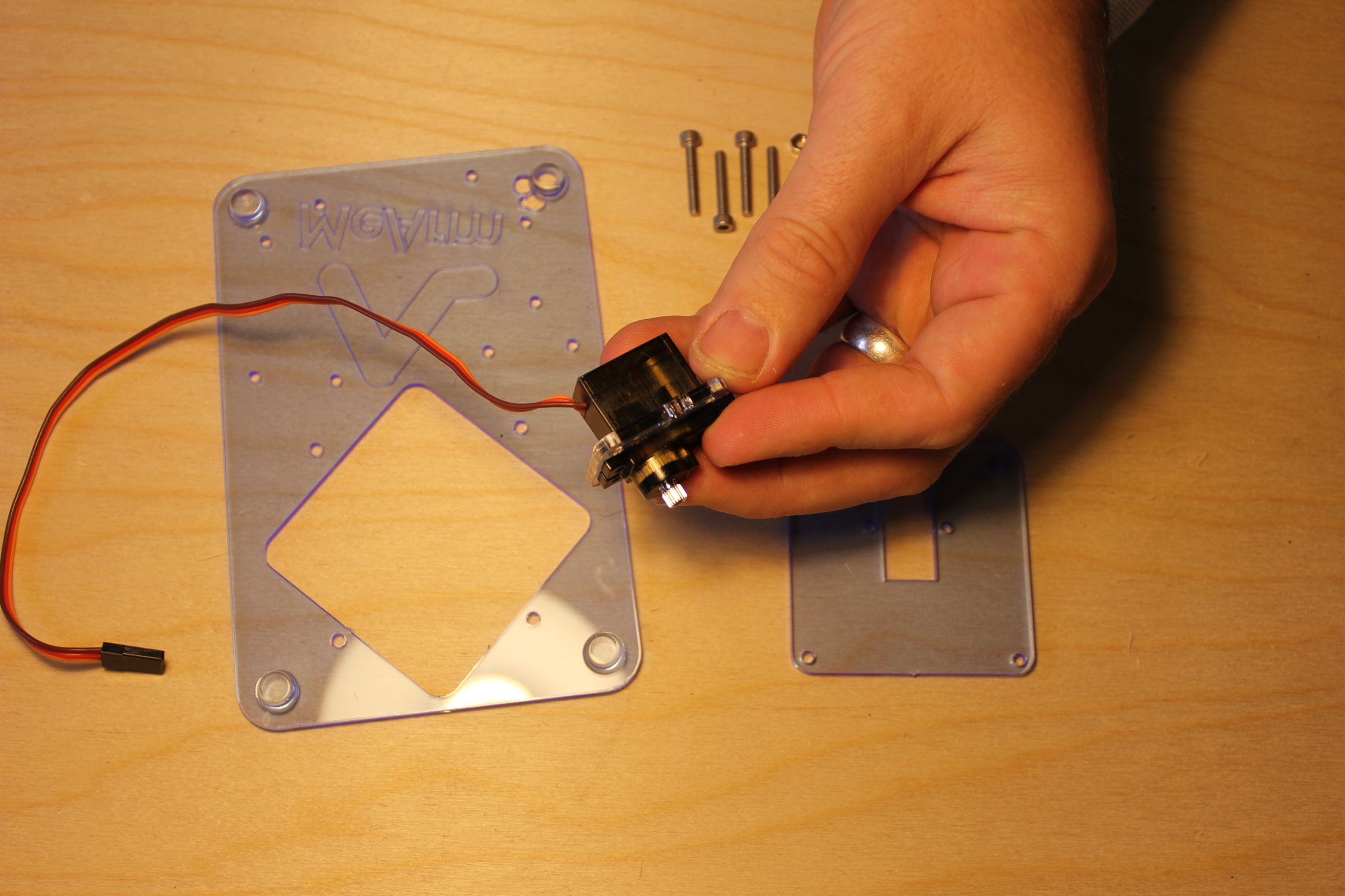 MeArm V1.1 - Tiny Open Source Robot Arm - Arduino, Raspberry Pi, Micro:bit Compatible : 18 Steps ...