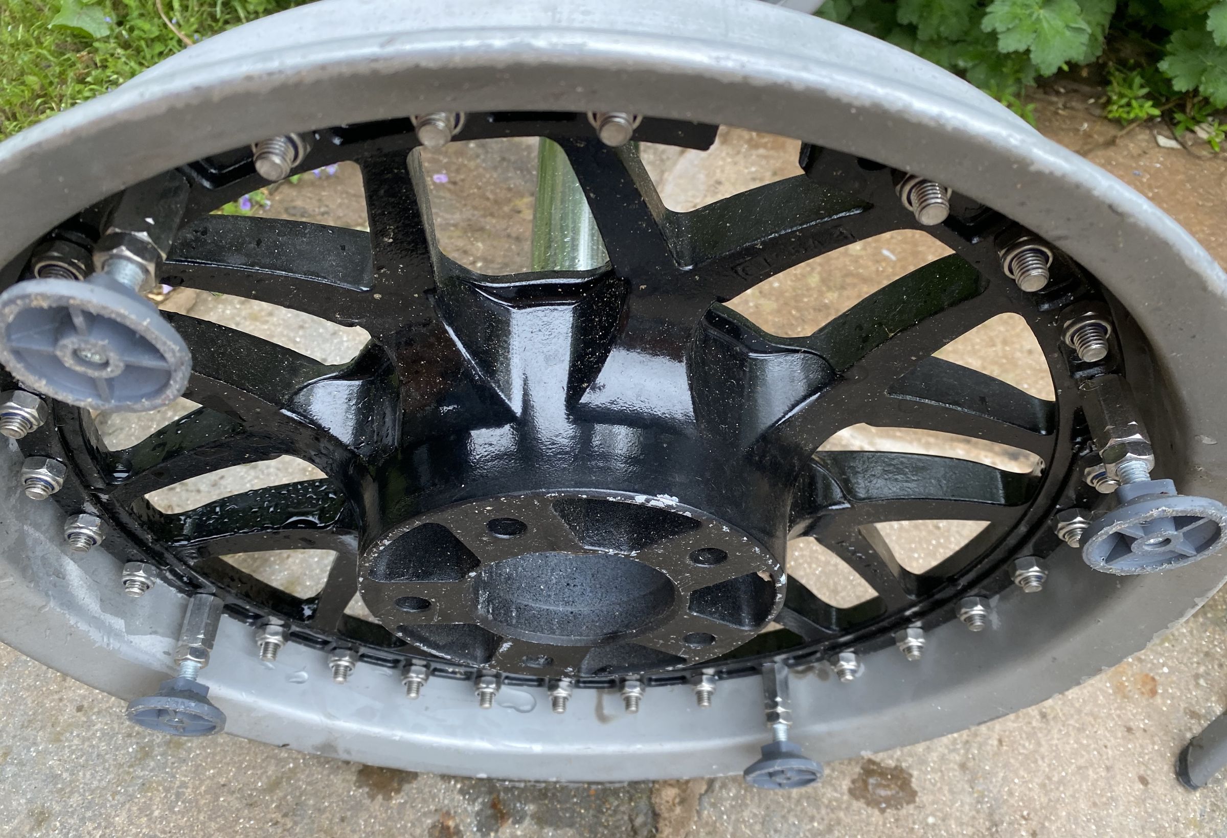 Small Garden Table - Automotive Theme : 5 Steps - Instructables