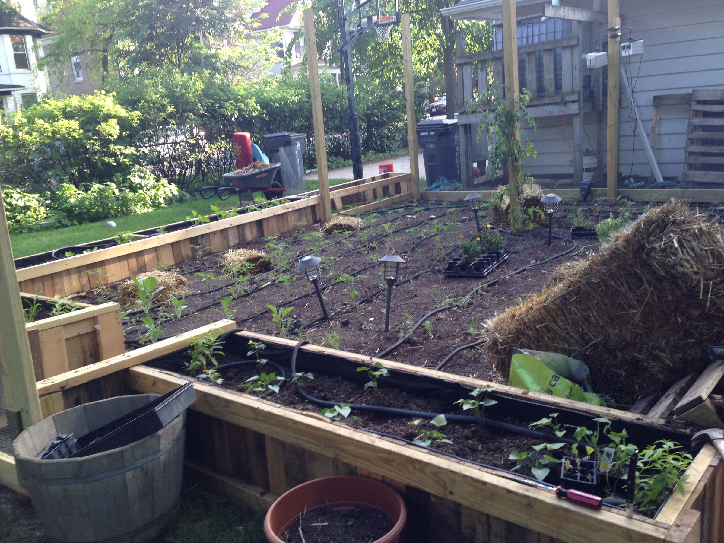 Outdoor Pallet Garden : 10 Steps (with Pictures) - Instructables