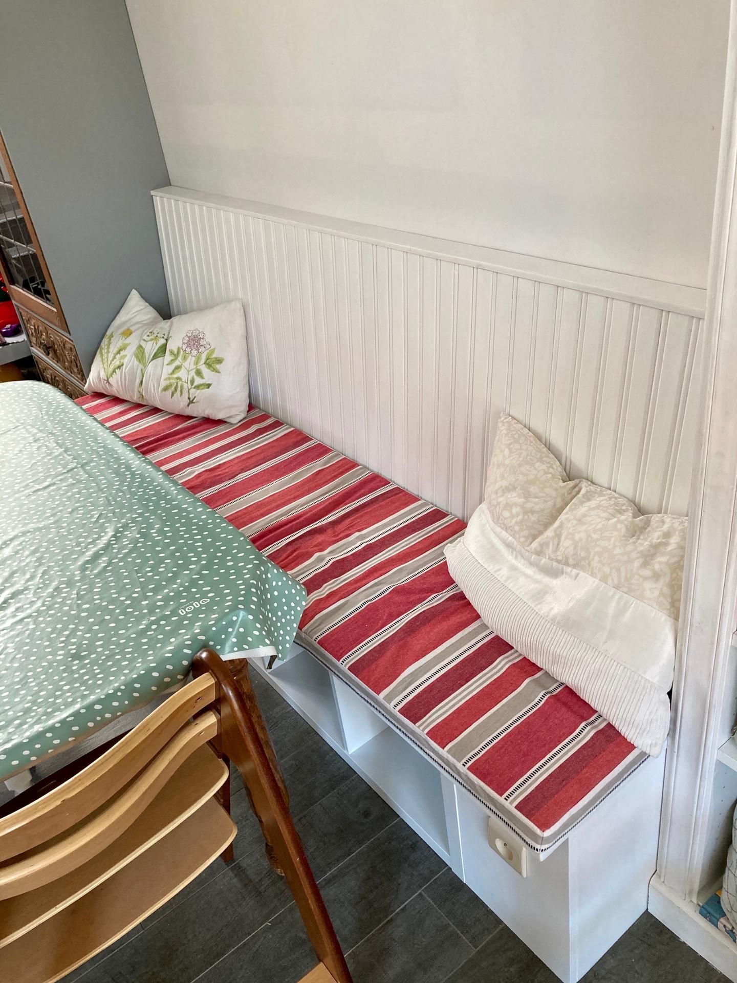 IKEA HACK | $40 Kallax Shelf Becomes Upscale Bench Seating | DIY Build ...