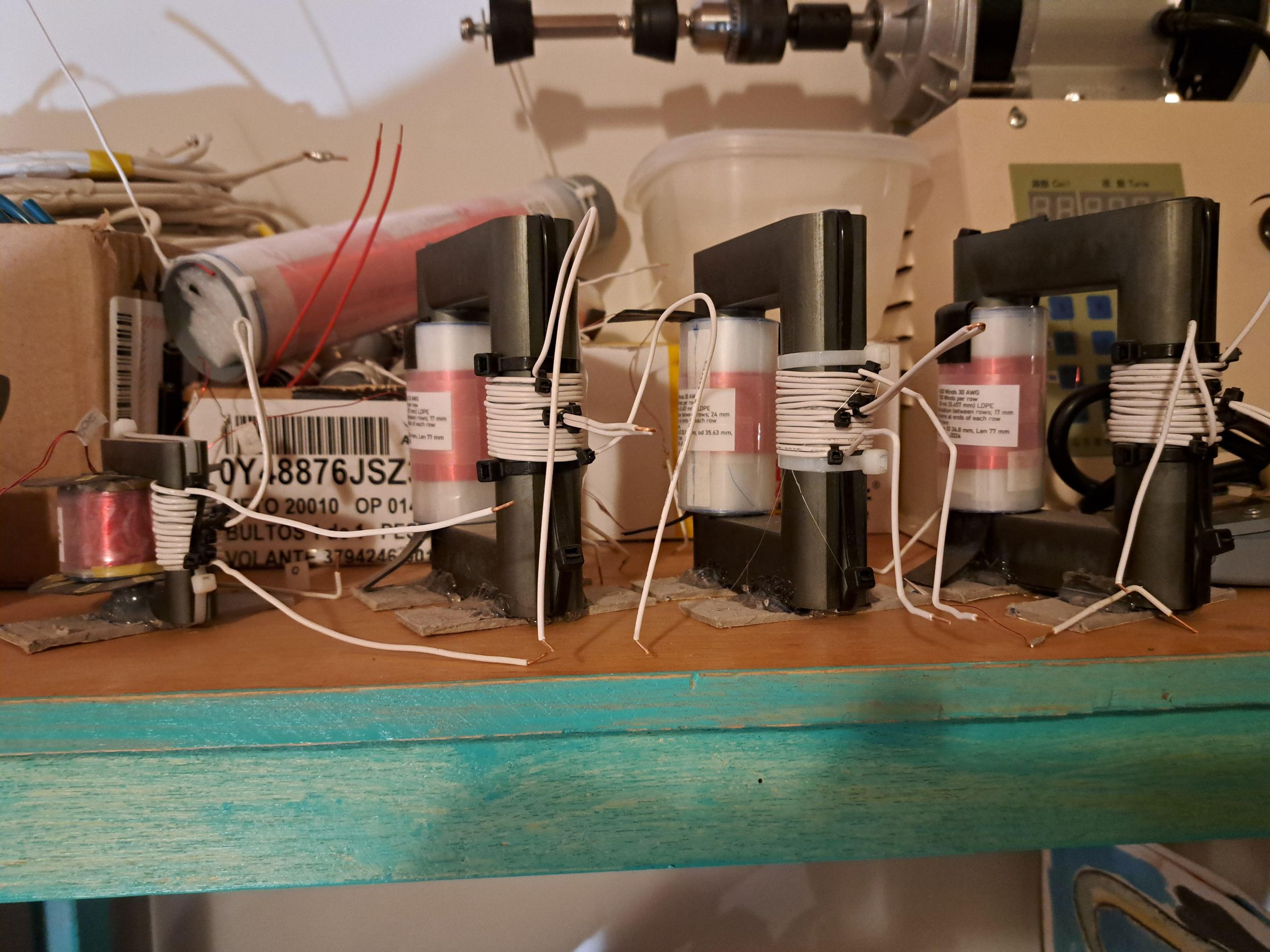 Hybrid Tesla-Flyback Coils - Develop 10X+ More Voltage Than Predicted ...