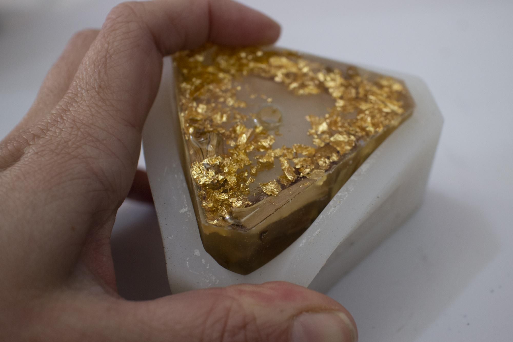 How to Use Yardwaste As Resin Filler : 11 Steps (with Pictures ...