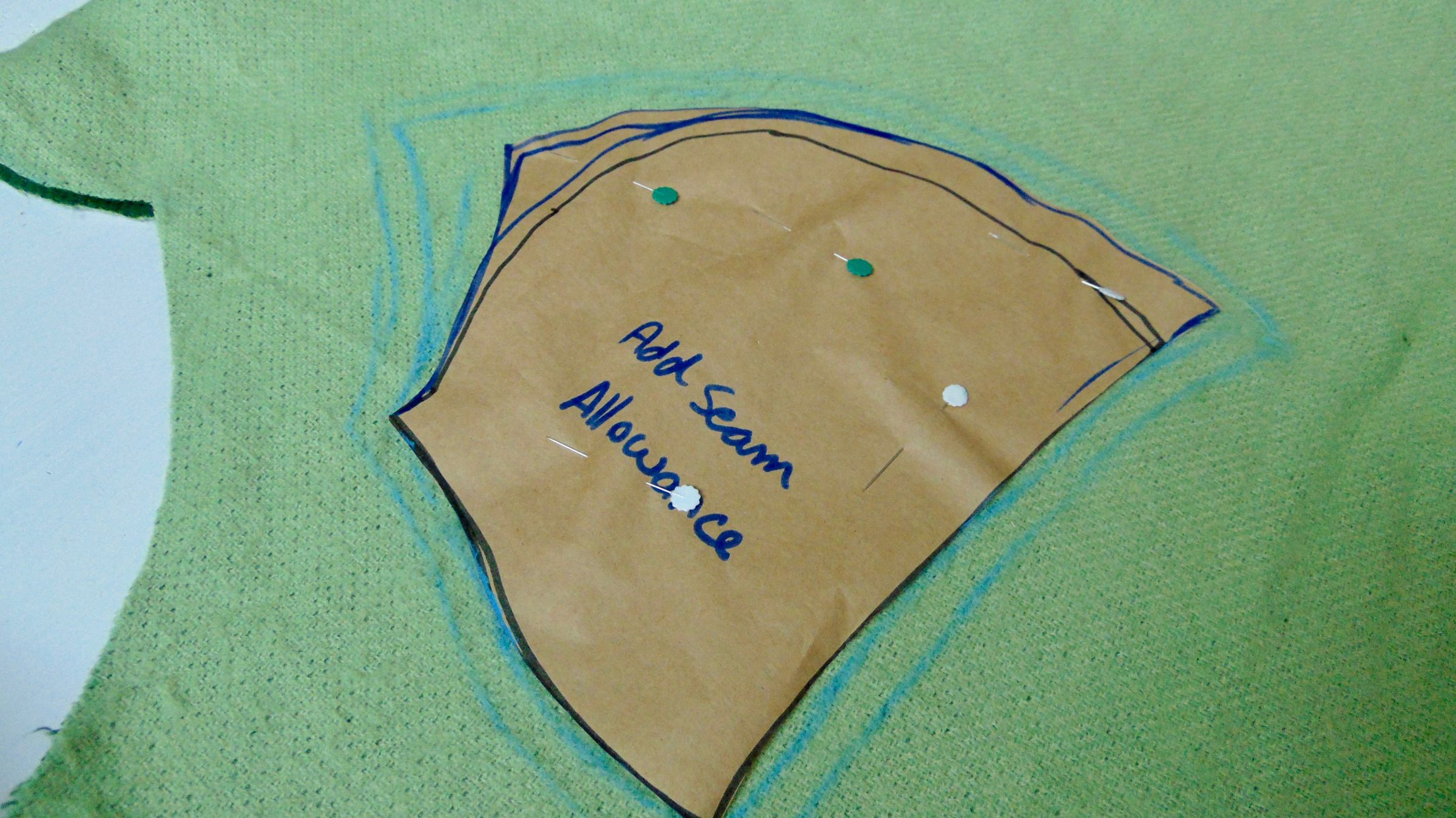 Warm Cloak From an Old Blanket : 12 Steps (with Pictures) - Instructables