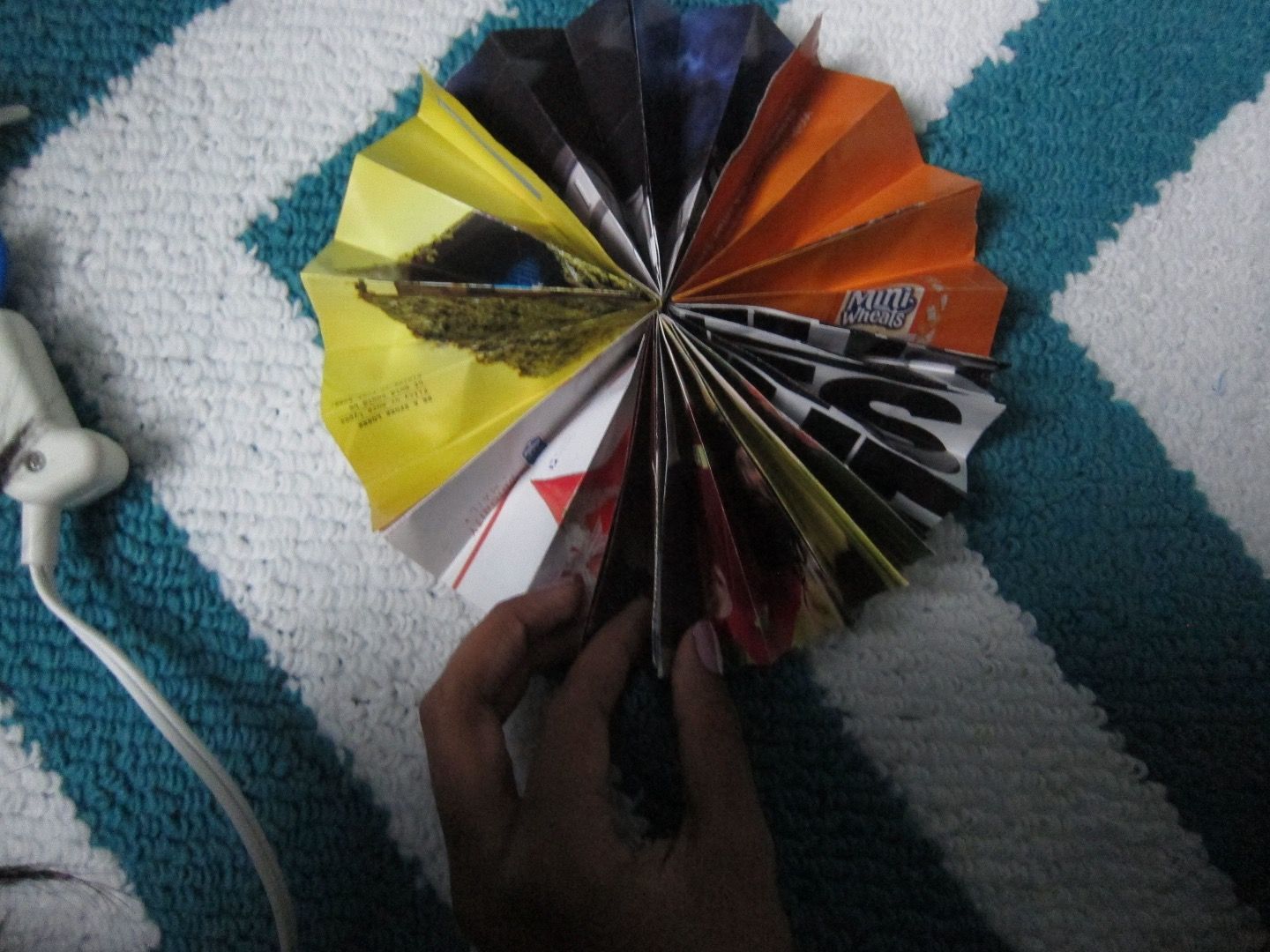 DIY Magazine Wall Decor :) : 5 Steps - Instructables