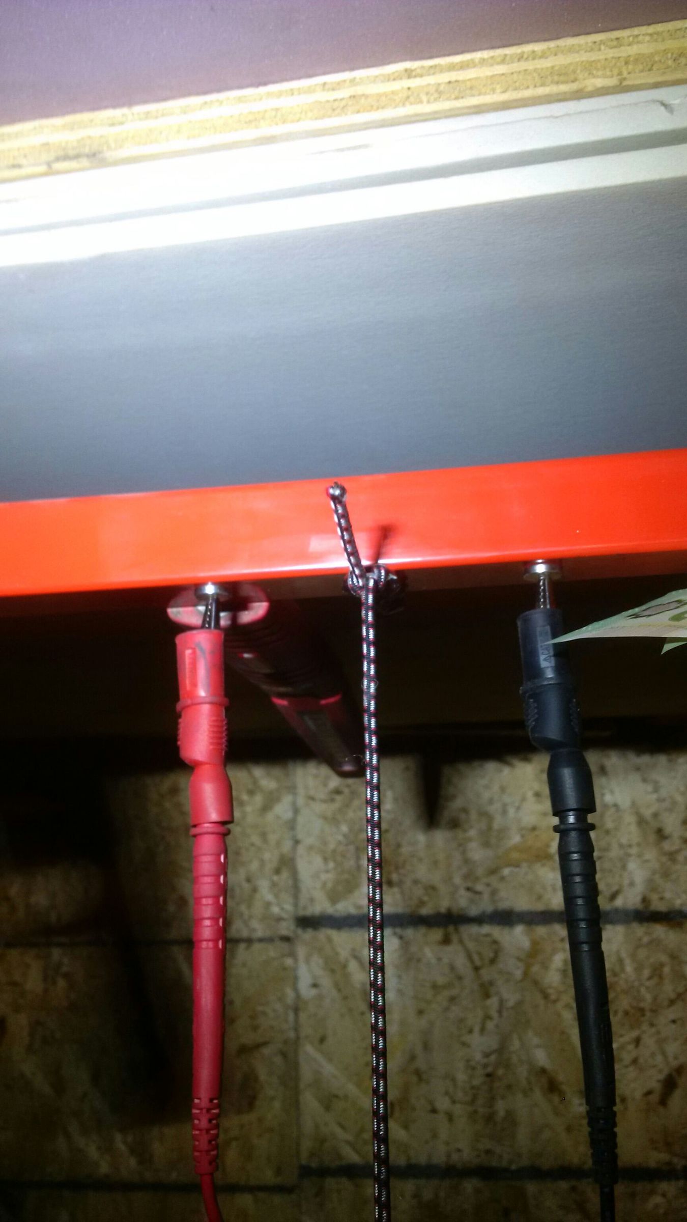 Useful Overhead Workbench Rail : 4 Steps - Instructables