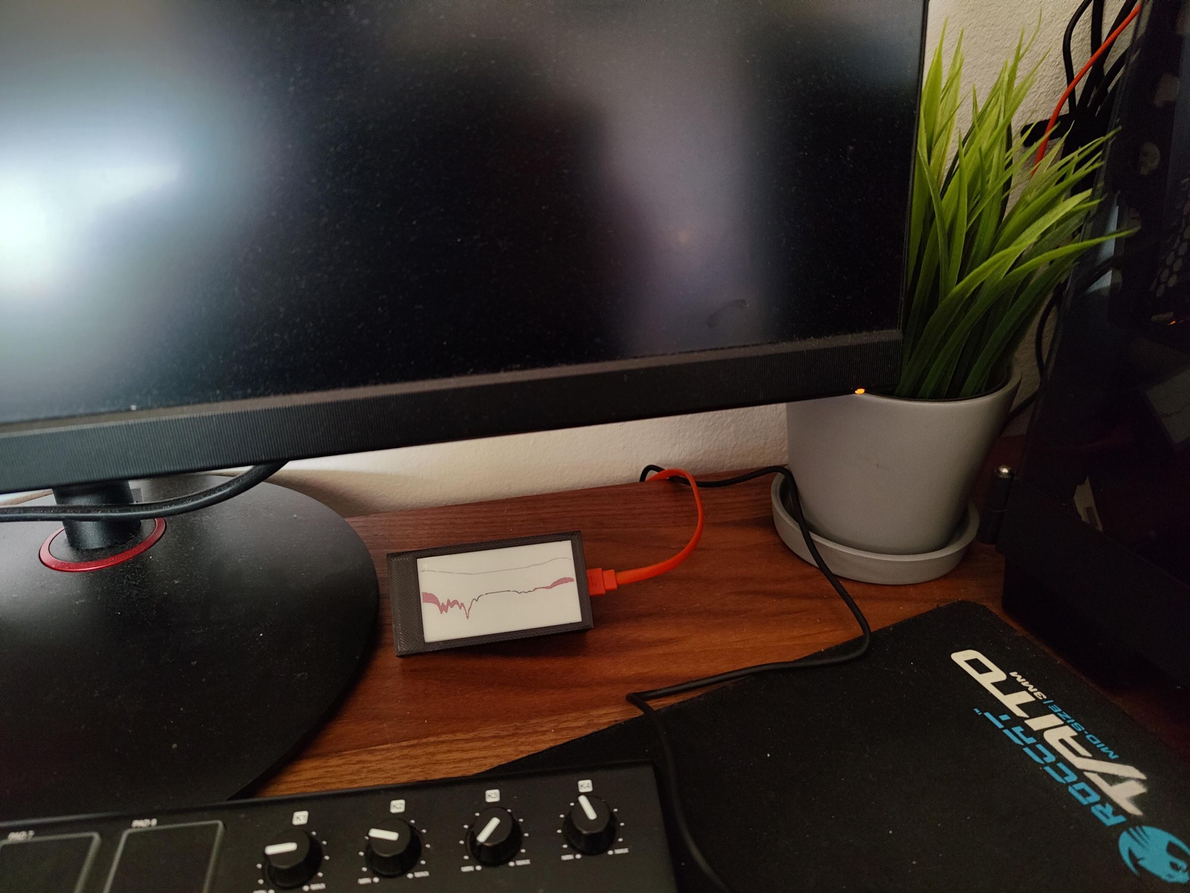 E-Ink Desk Screen to Show Activated Equalizers : 3 Steps (with Pictures ...