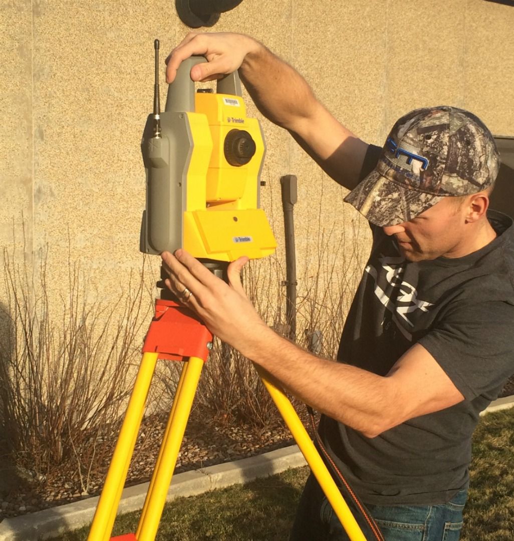 How to Set-Up a Total Station to Conduct Surveying Operations : 10 ...