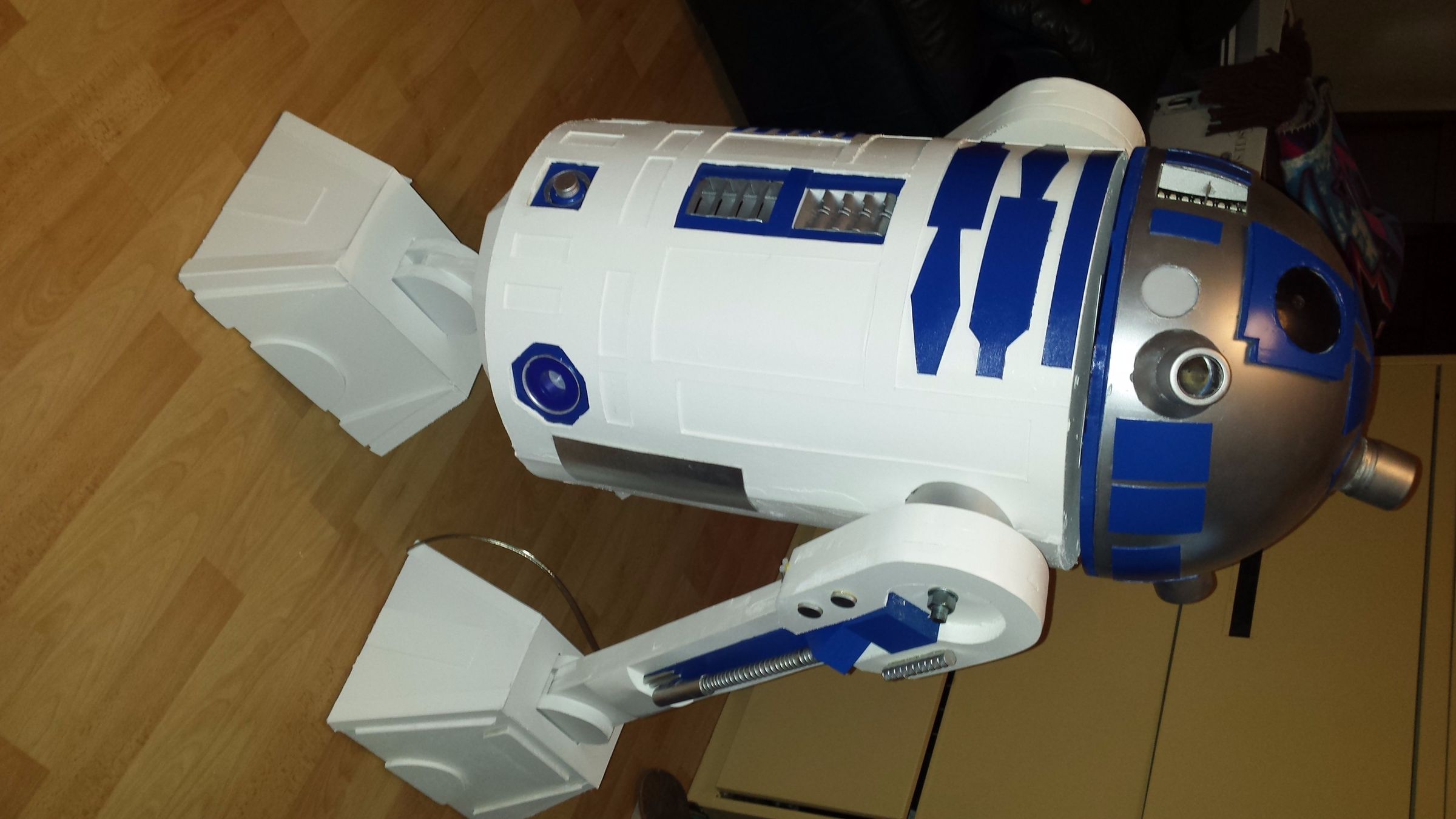 Building R2D2 From Scratch / Bâtir Un R2D2 À Partir De Rien : 12 Steps ...