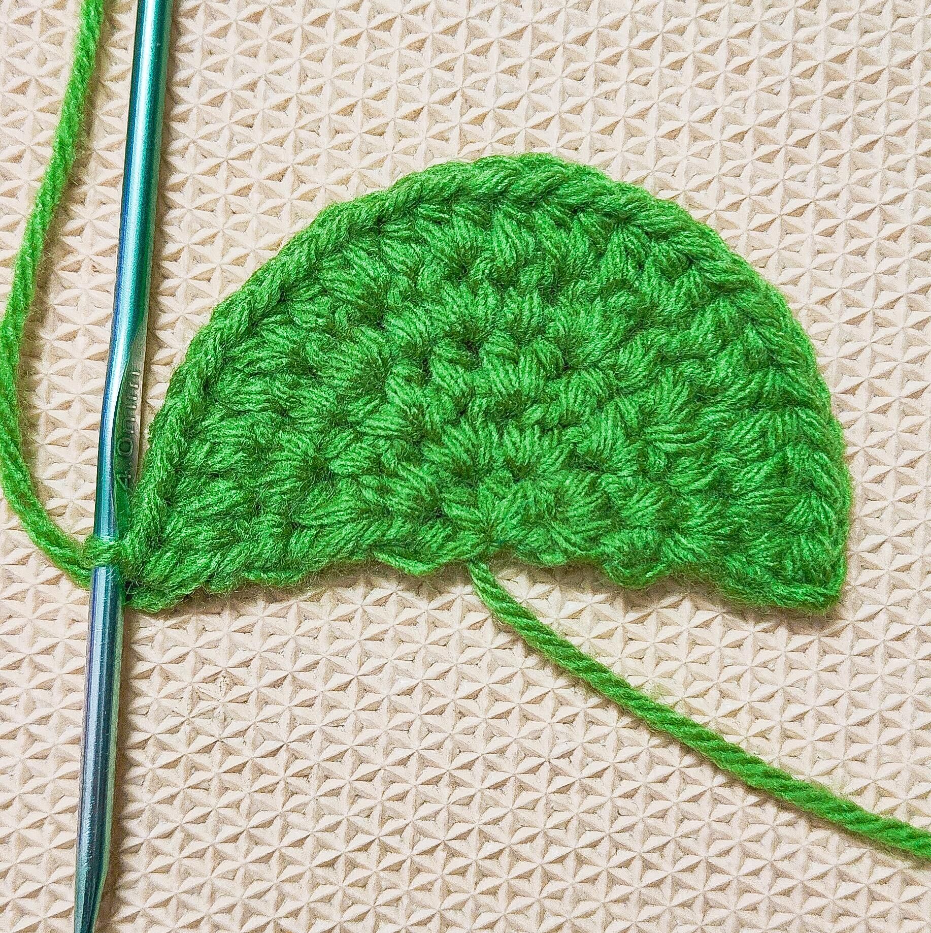 How to Make a Perfect Semi Circle With Half Double Crochets : 7 Steps ...