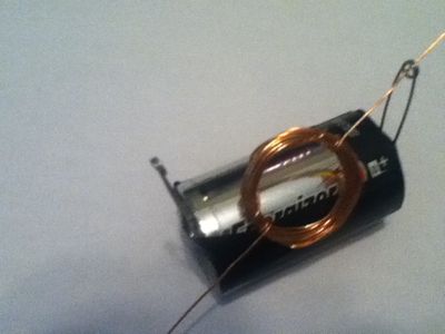 World's Simplest Motor : 7 Steps - Instructables