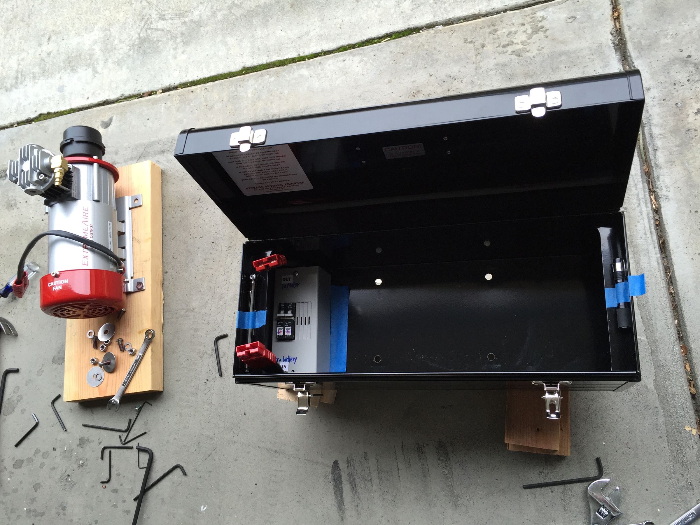 DC Mini Circuit Break Box : 3 Steps (with Pictures) - Instructables