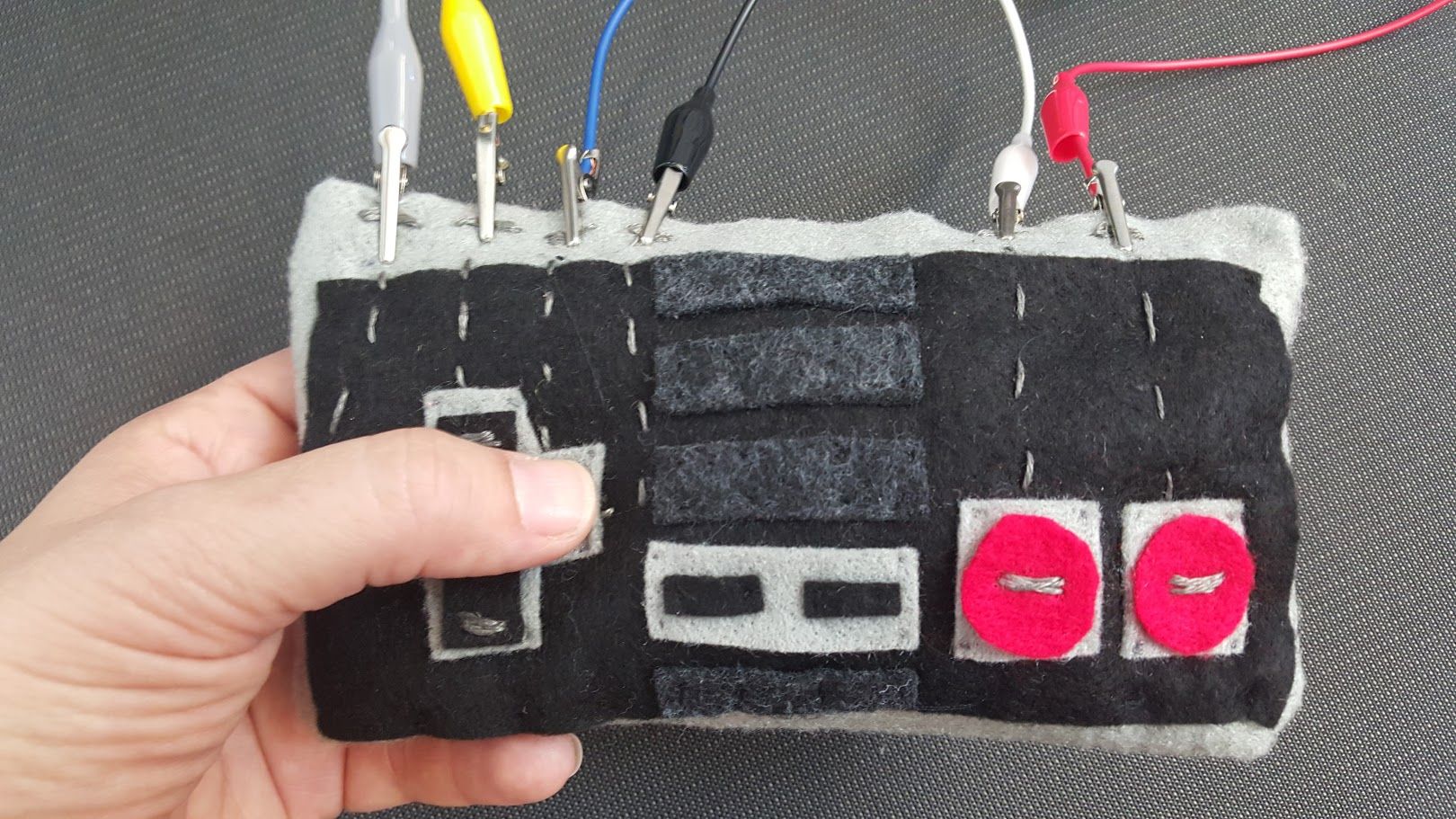 Felt Nintendo Controller : 6 Steps - Instructables