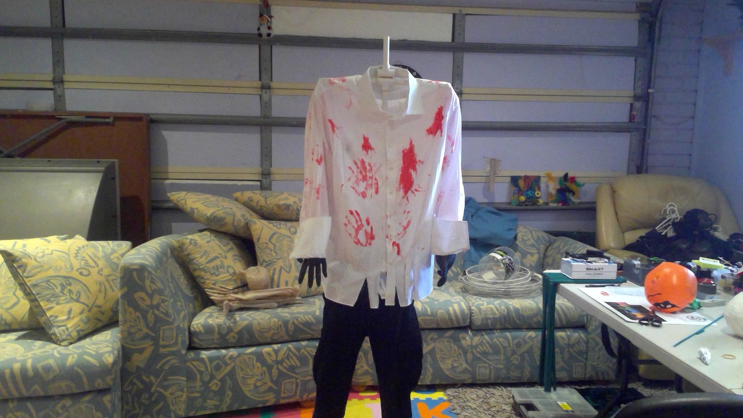 The Limping Zombie Prop : 6 Steps - Instructables