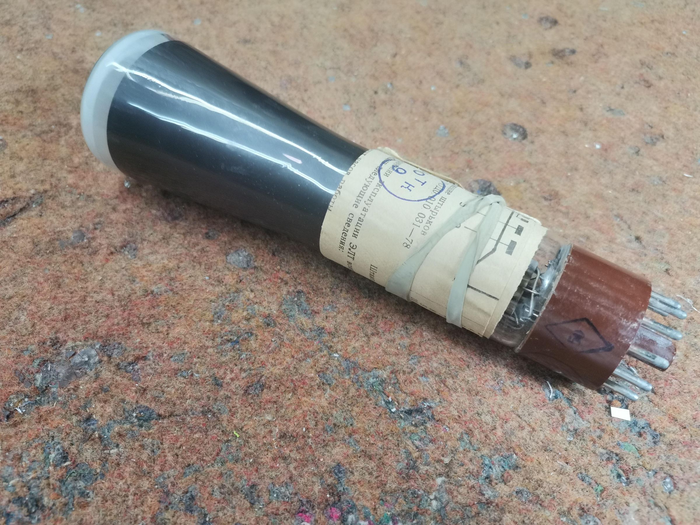 DIY Simplest Small CRT Oscilloscope : 4 Steps - Instructables