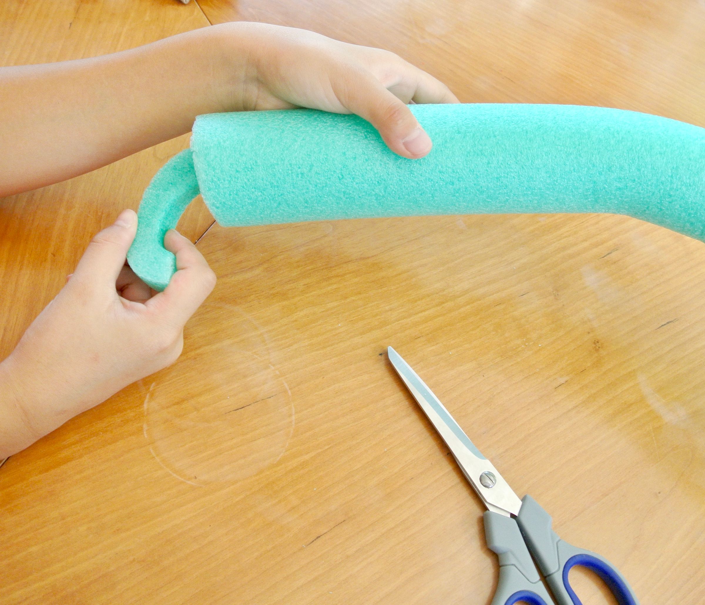 Use a Pool Noodle As a Mini Shower : 5 Steps (with Pictures ...