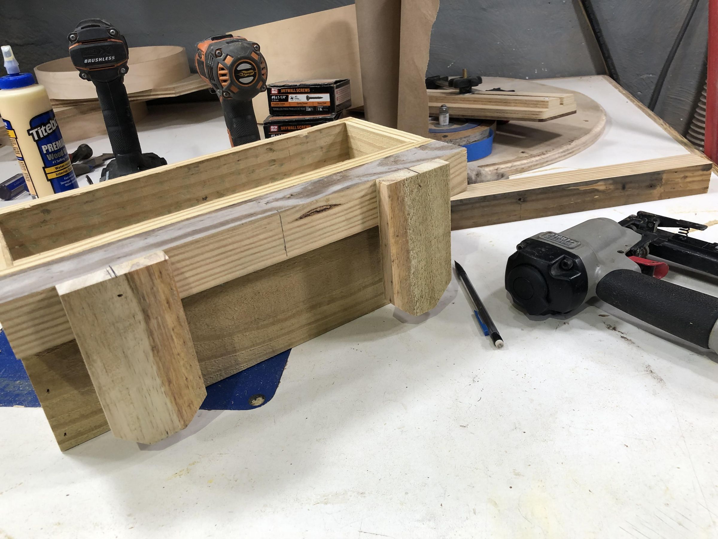 Fence Hanging Flower Boxes : 10 Steps (with Pictures) - Instructables