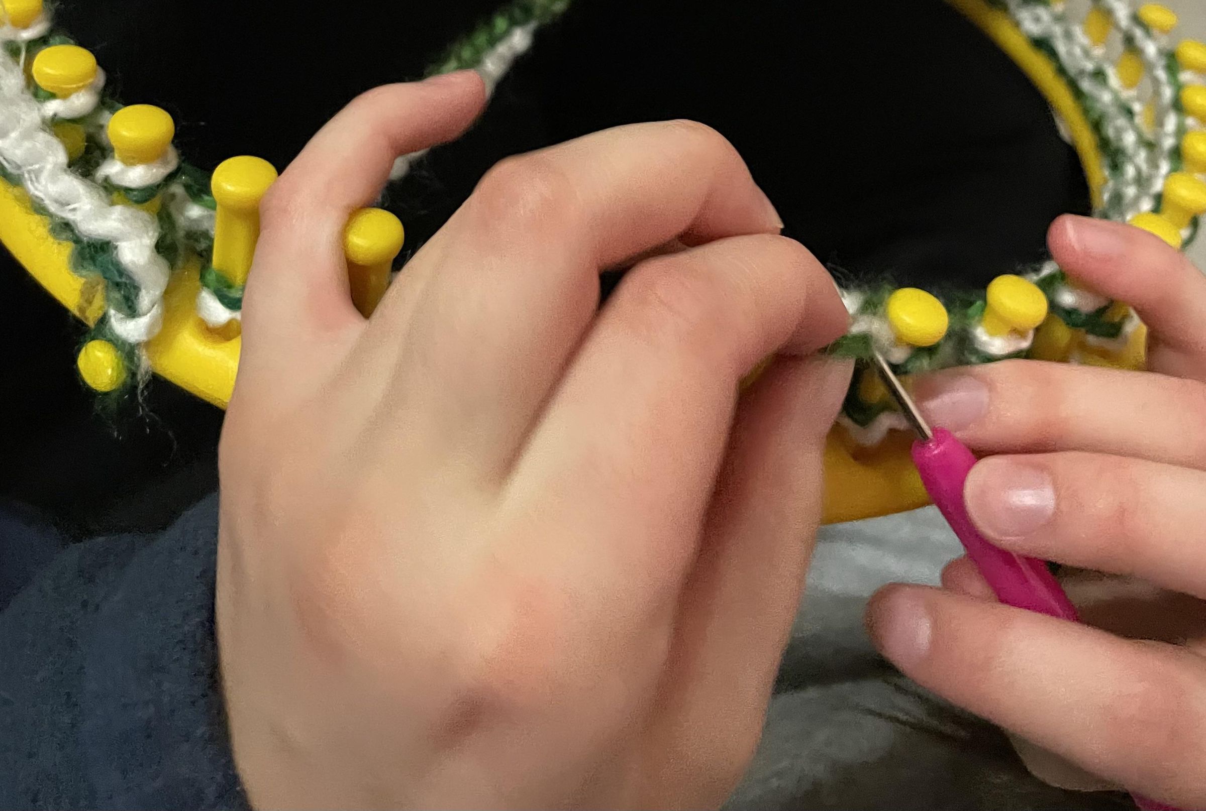 How to Make a Hat Using a Knitting Loom : 13 Steps - Instructables