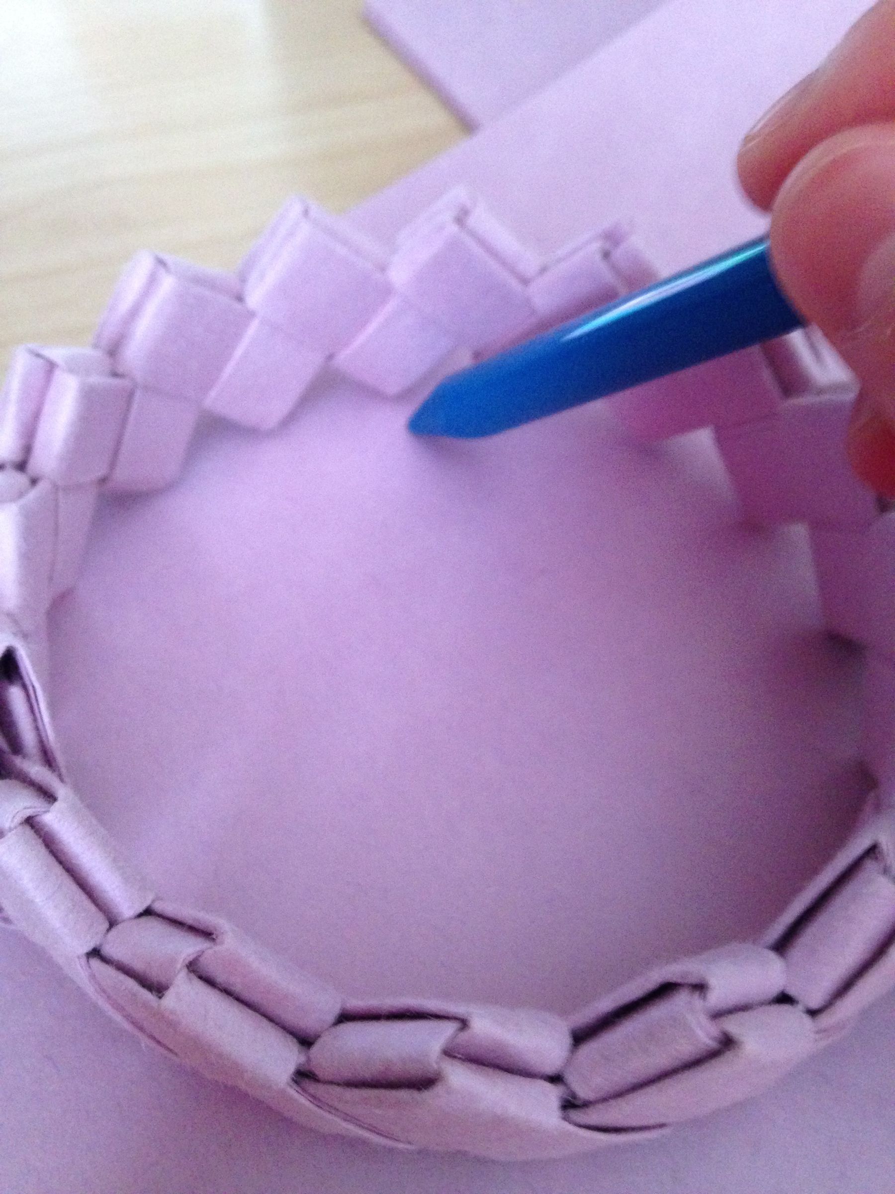 How to Weave a Paper Basket : 24 Steps (with Pictures) - Instructables