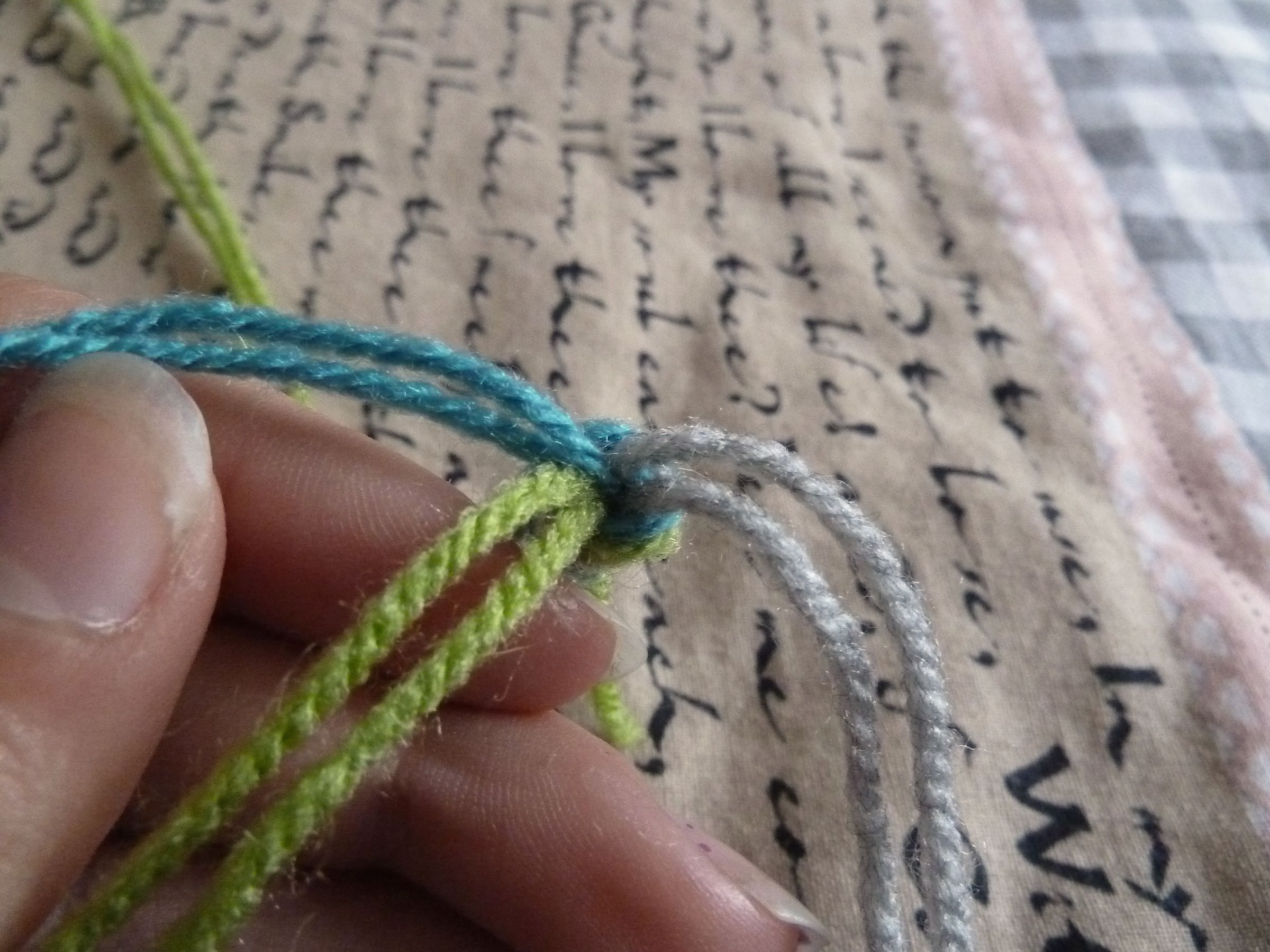 Scoubidou Bracelet : 6 Steps (with Pictures) - Instructables