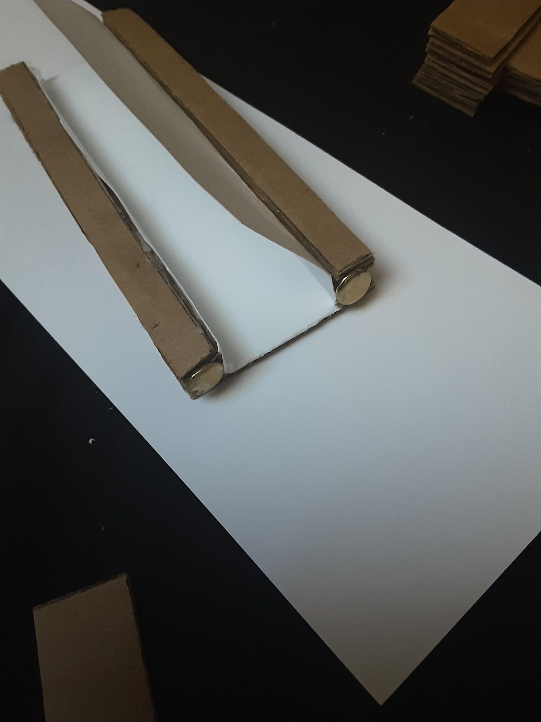 DIY Cardboard Pebble Launcher : 4 Steps - Instructables