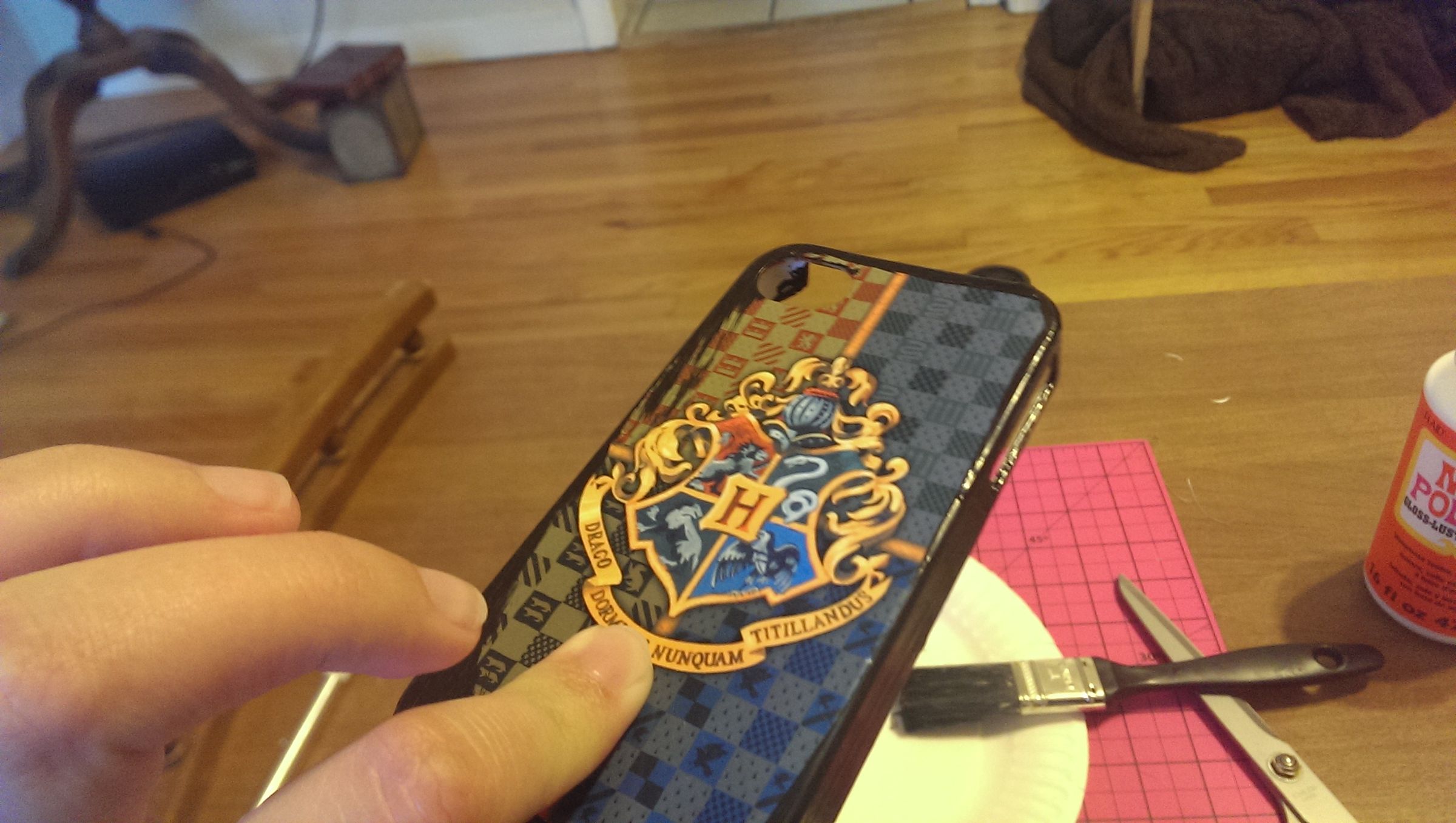 DIY Mod Podge Phone Case : 4 Steps - Instructables