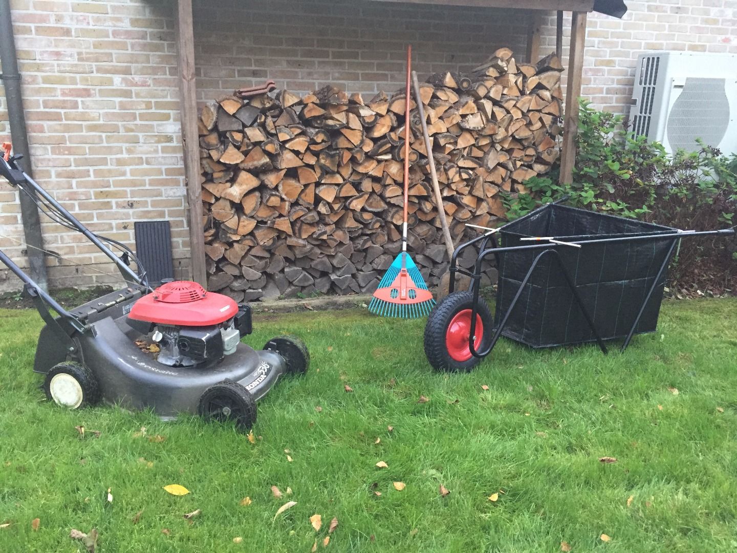 Flatpacked Wheelbarrow : 9 Steps (with Pictures) - Instructables