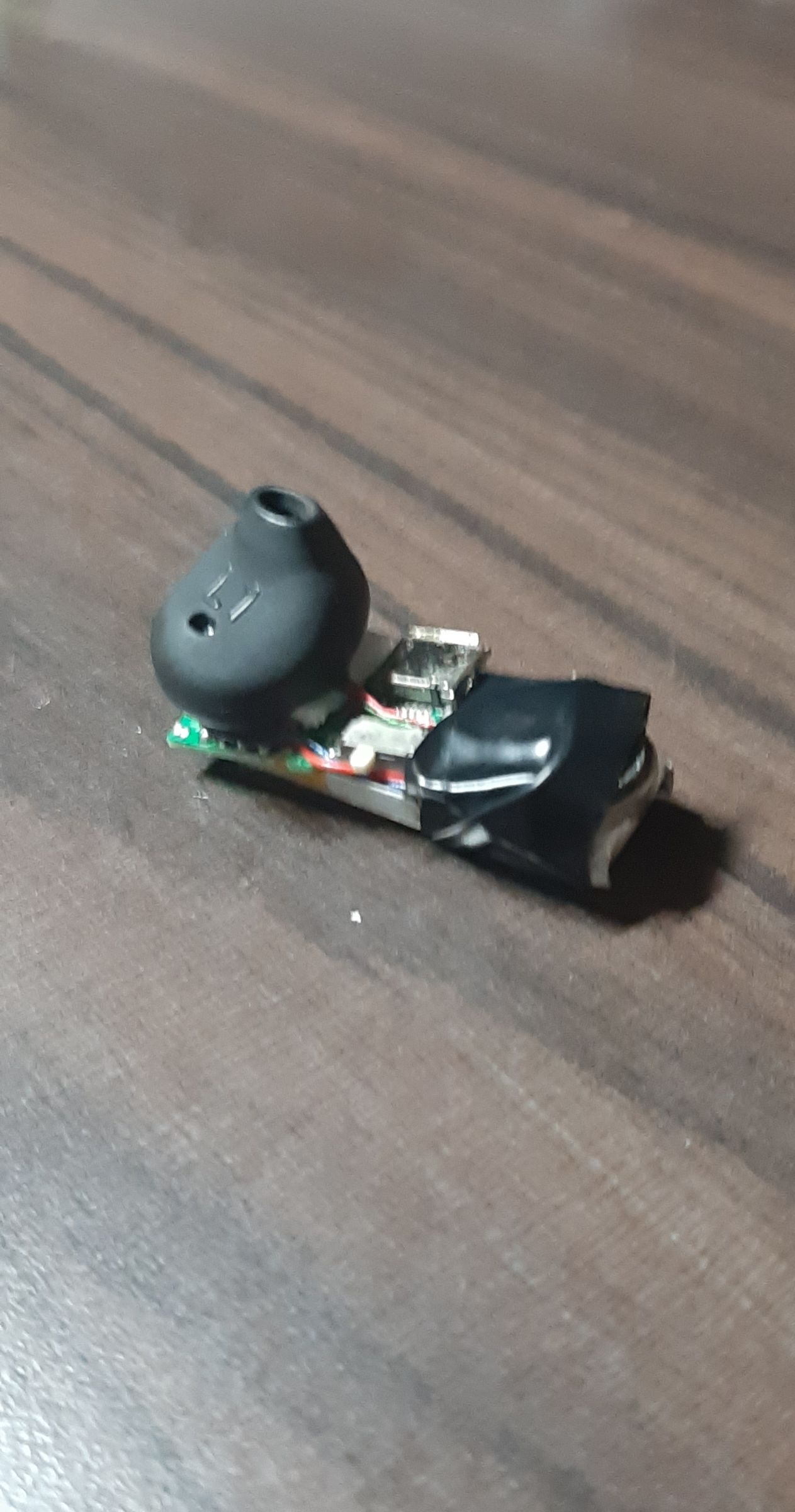 DIY Bluetooth Airpods : 4 Steps - Instructables