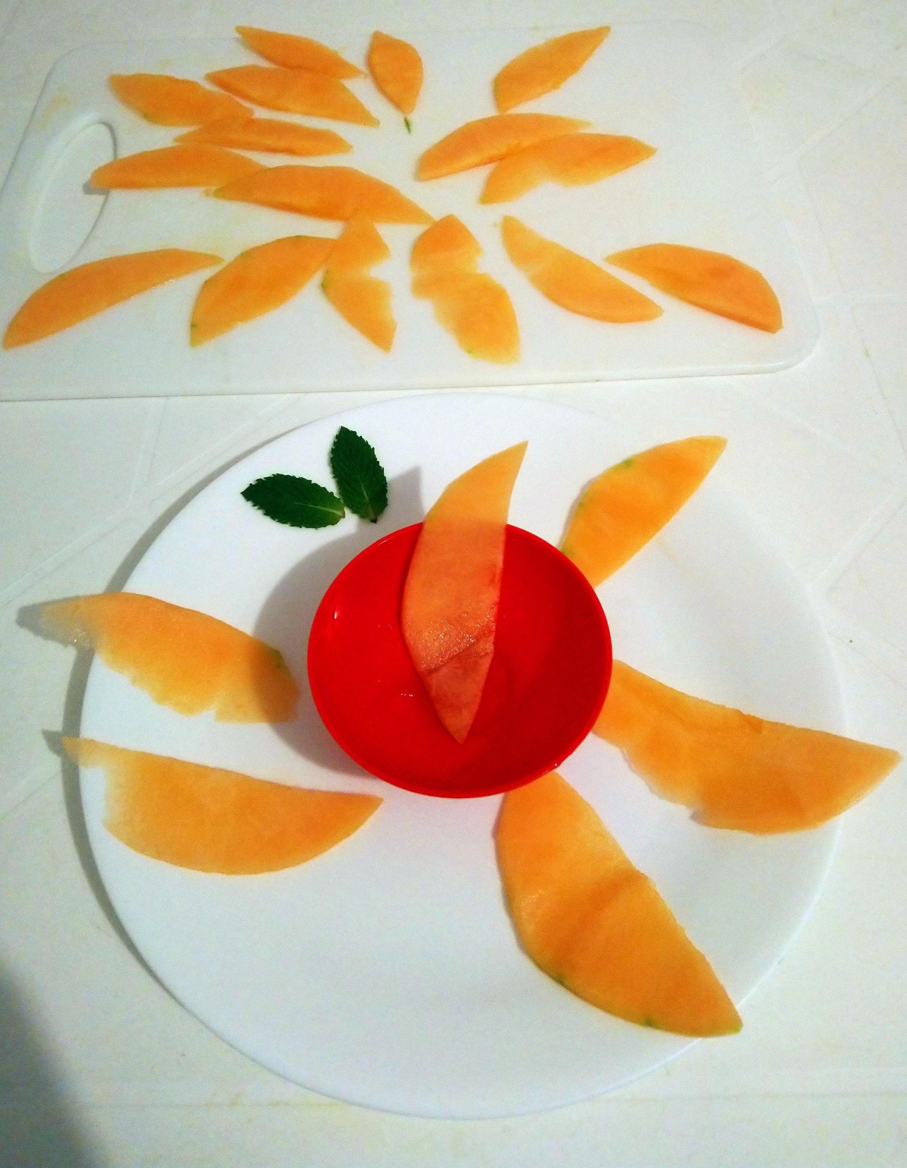 Melon Lotus Flower With Ice Cream : 3 Steps (with Pictures) - Instructables