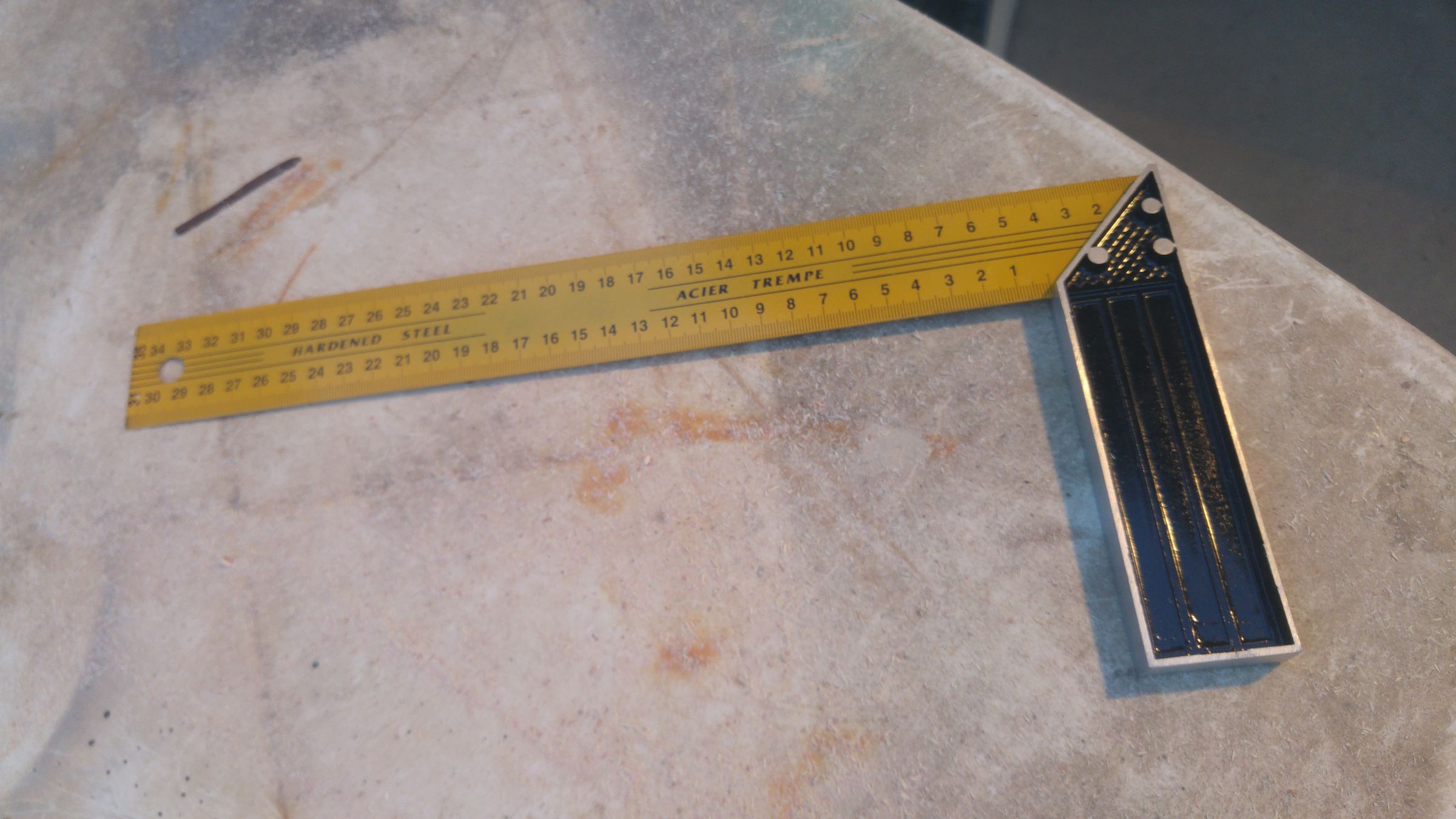 Easy to Make Small Router Table : 4 Steps - Instructables