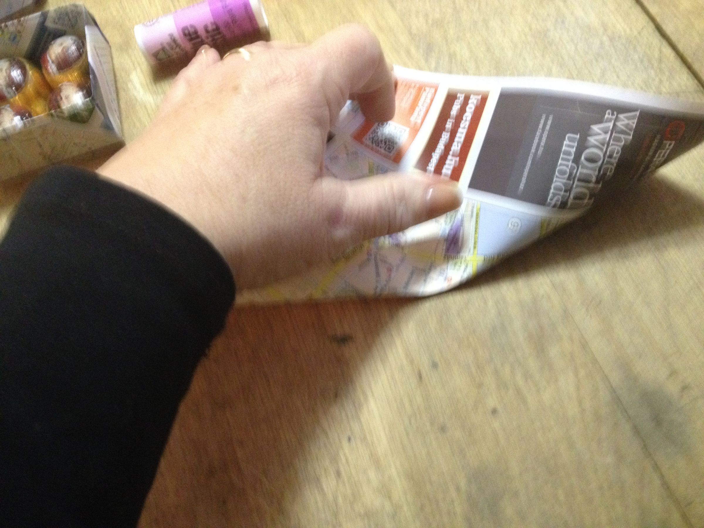 Candy Box Made of Souvenir Maps : 6 Steps (with Pictures) - Instructables