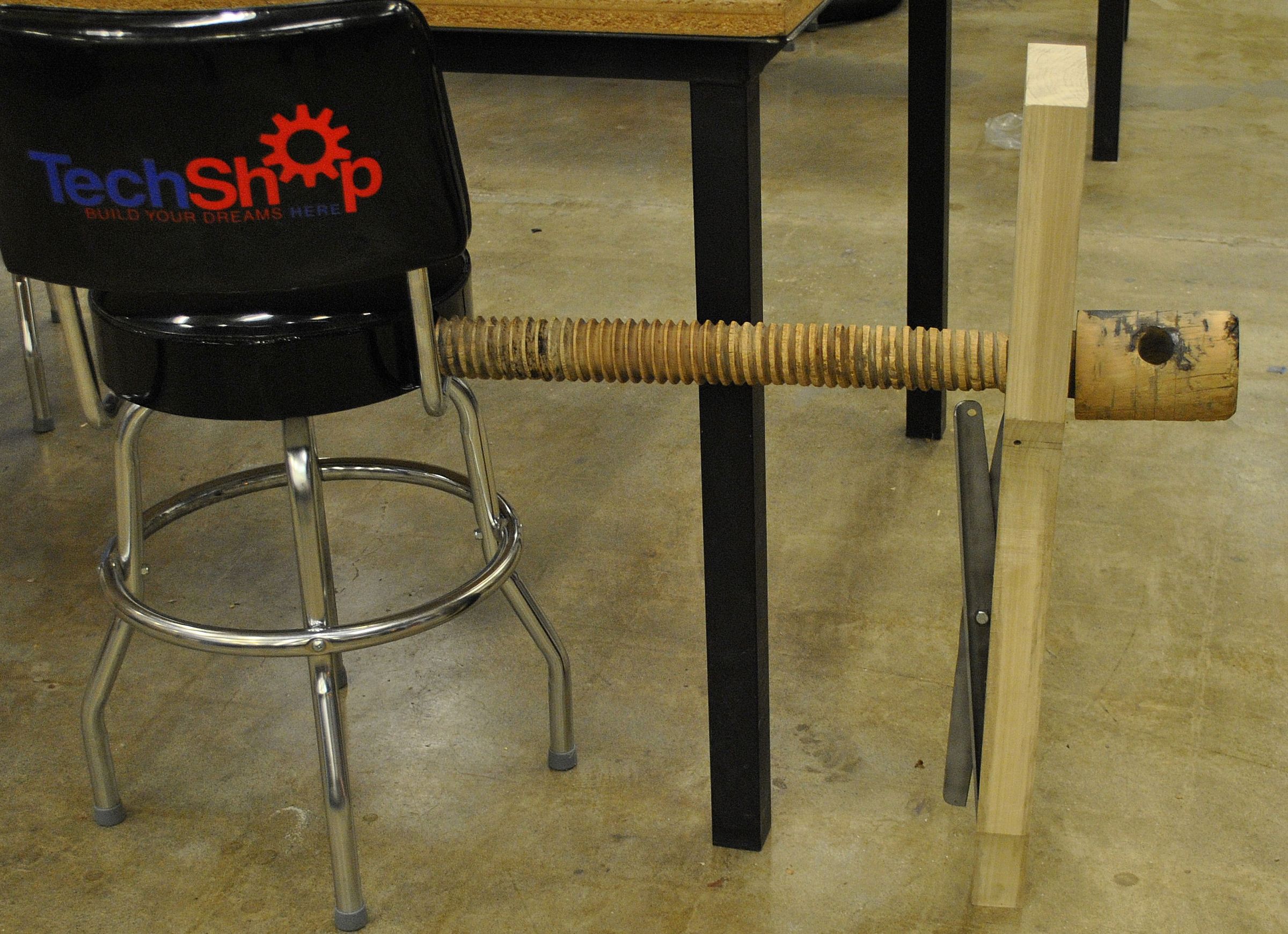 Parallel Leg Vise With St. Andrew's Cross : 6 Steps (with Pictures ...