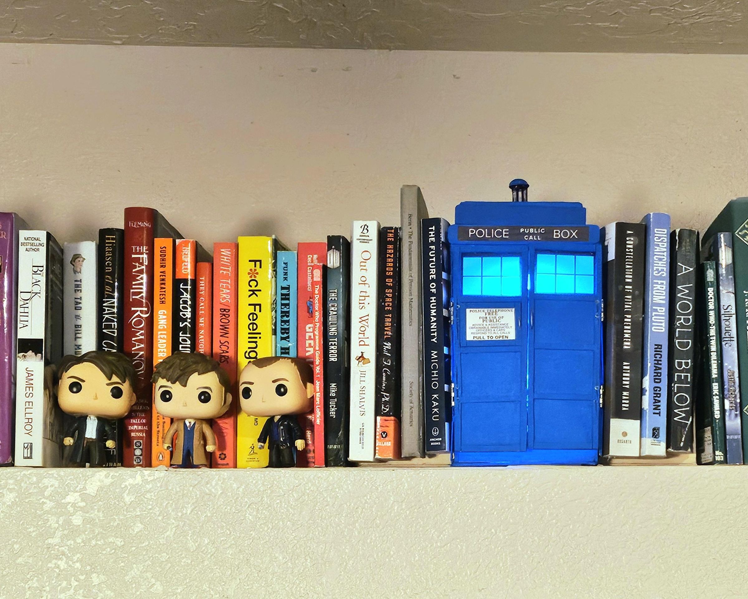 Doctor Who TARDIS Book Nook (That’s Bigger on the Inside!) : 7 Steps ...