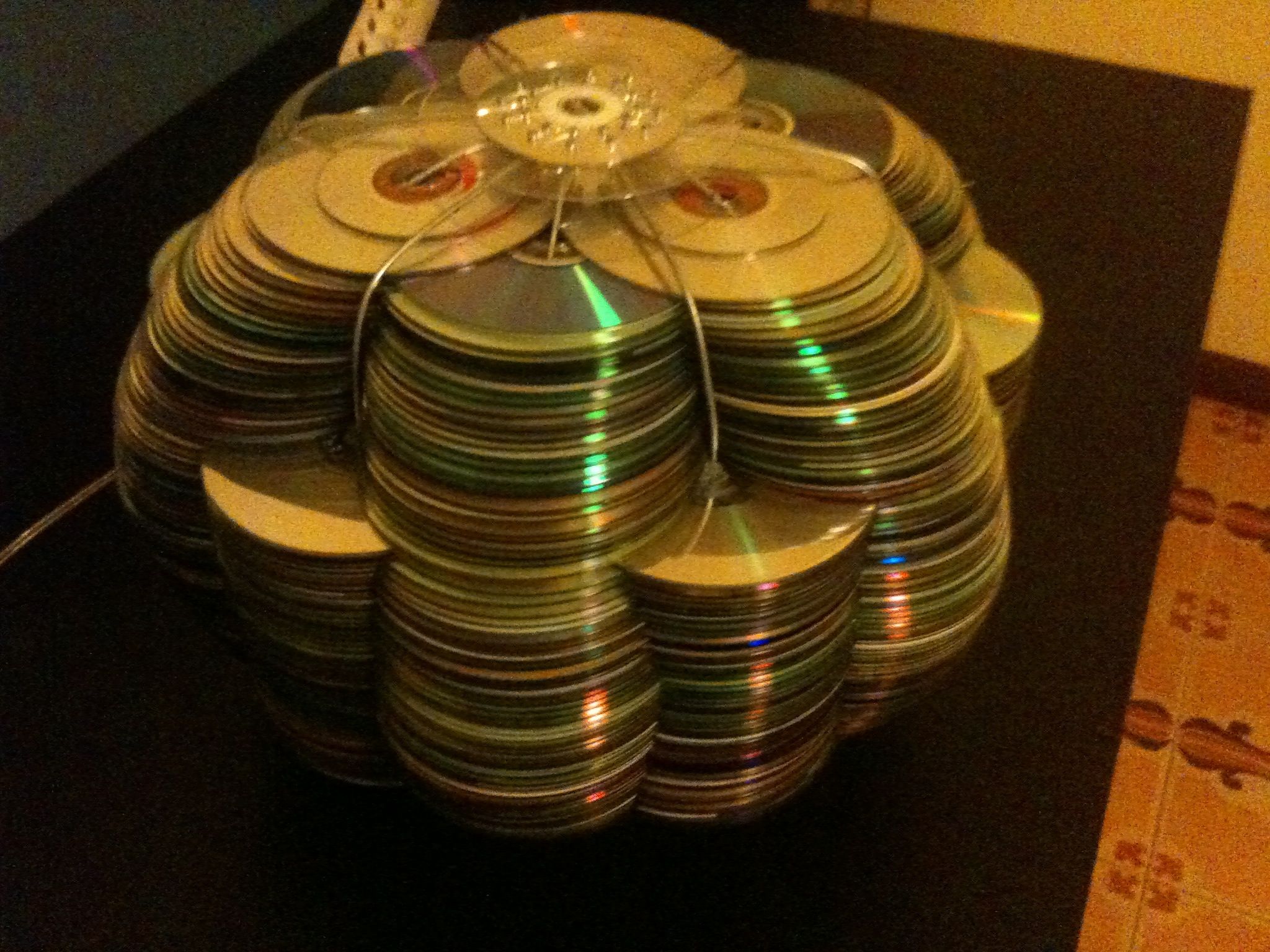 Recycled CDs Lamp : 5 Steps (with Pictures) - Instructables