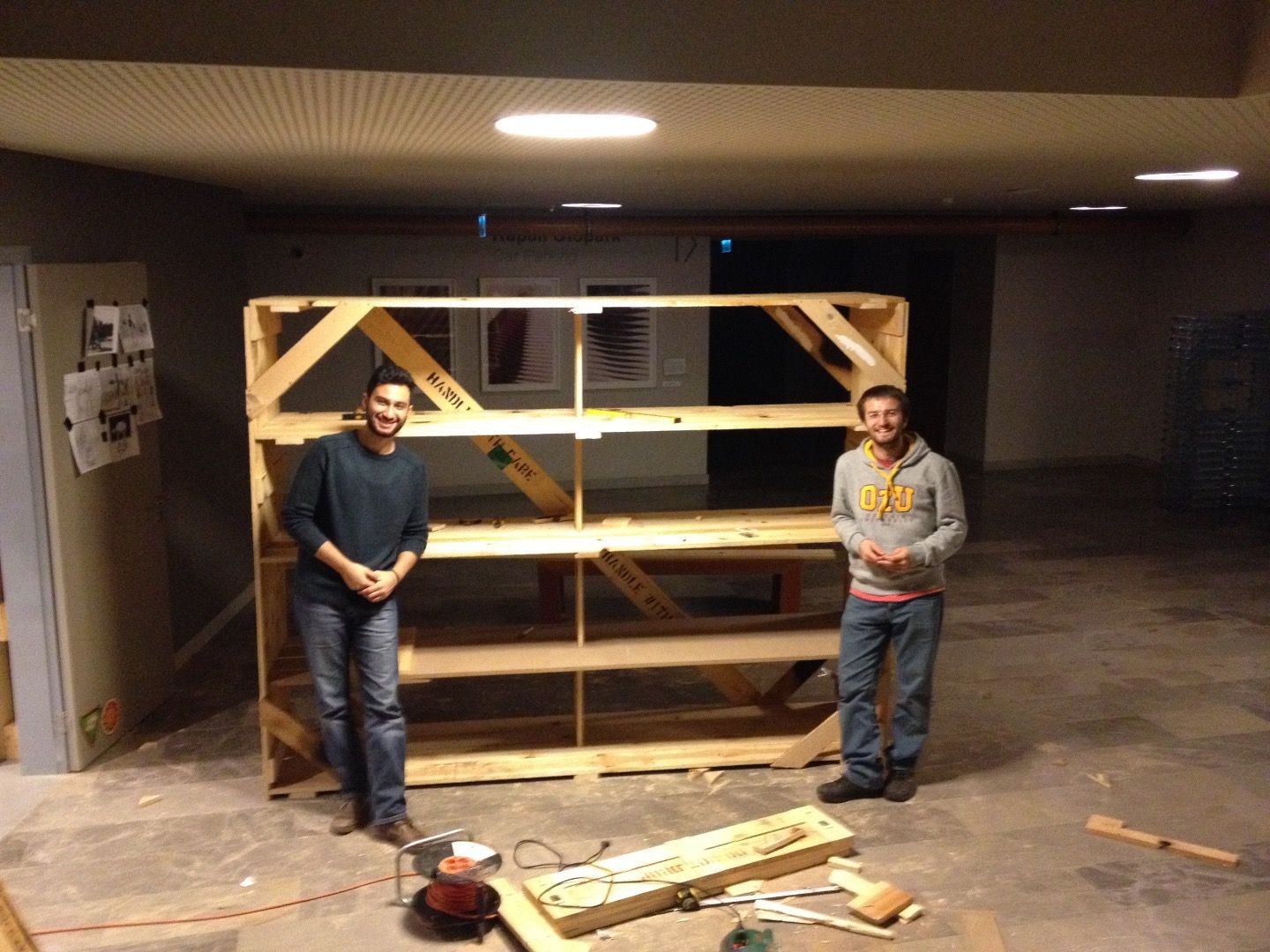 Huge Wooden Shelves : 6 Steps (with Pictures) - Instructables