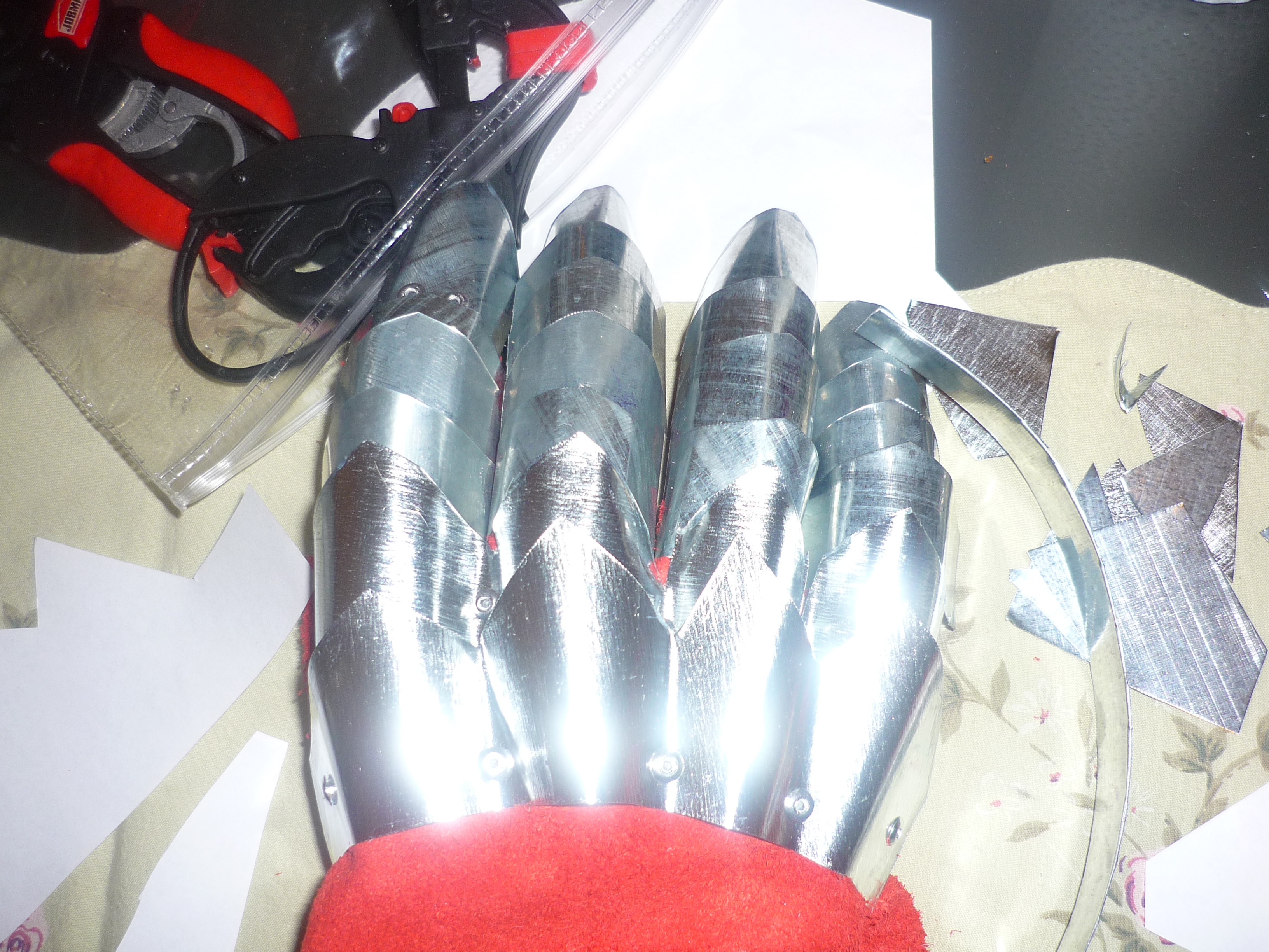 Building a Medieval Gauntlet : 11 Steps (with Pictures) - Instructables