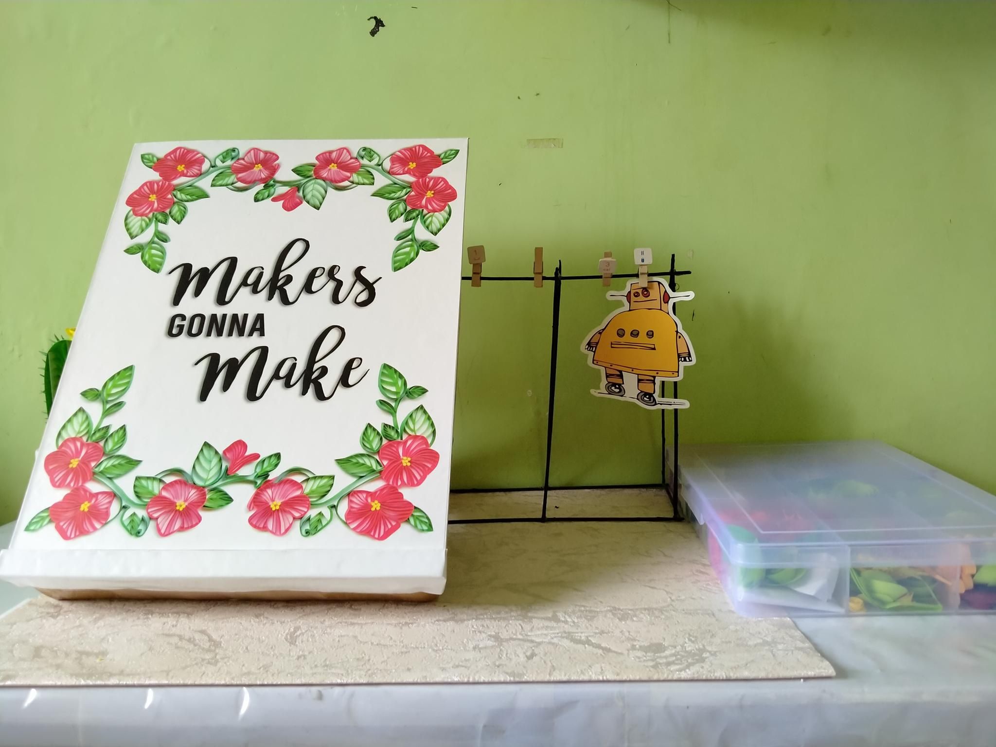 DIY Tabletop Easel and Wall Decor From Cardboard : 5 Steps (with ...