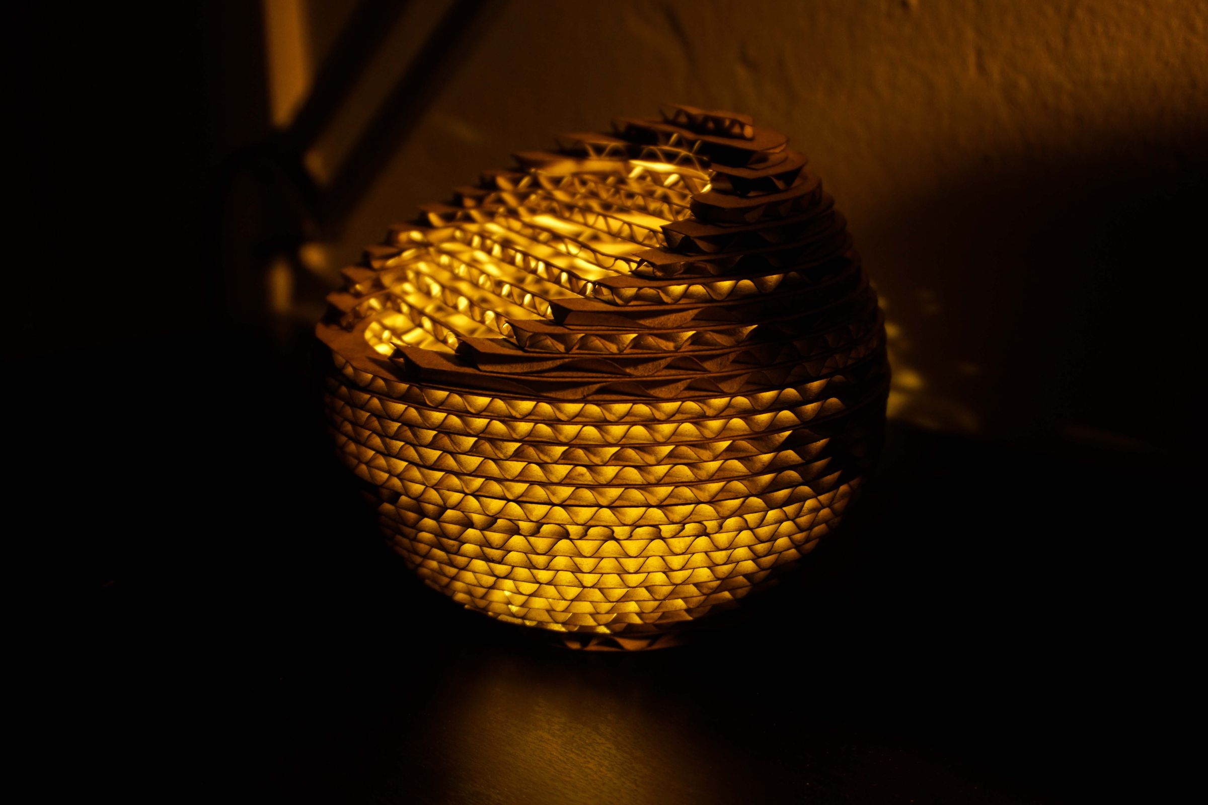 Cardboard Deskop Lamp : 4 Steps (with Pictures) - Instructables