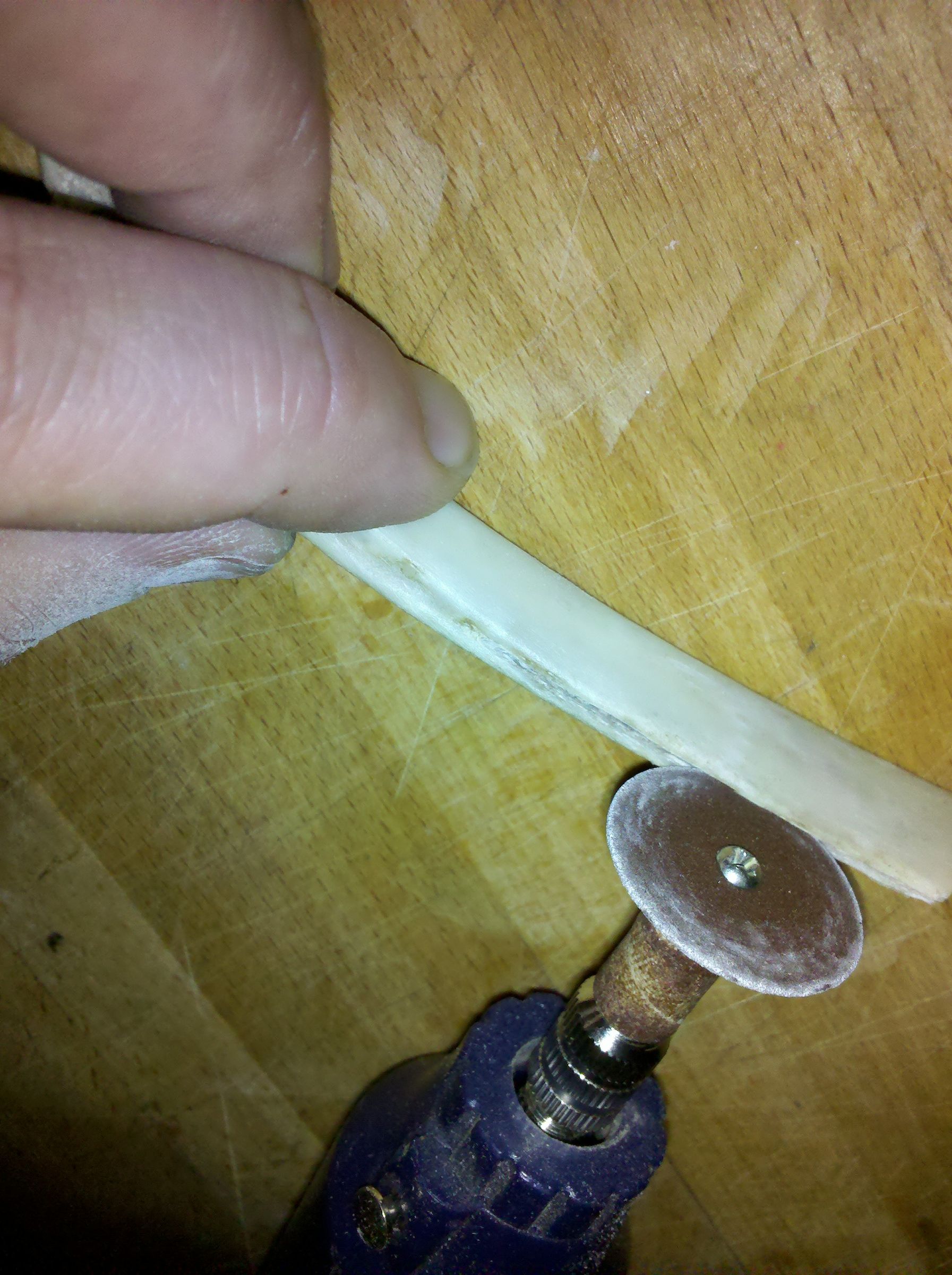 Carve a Bone Needle for Naalbinding : 6 Steps - Instructables