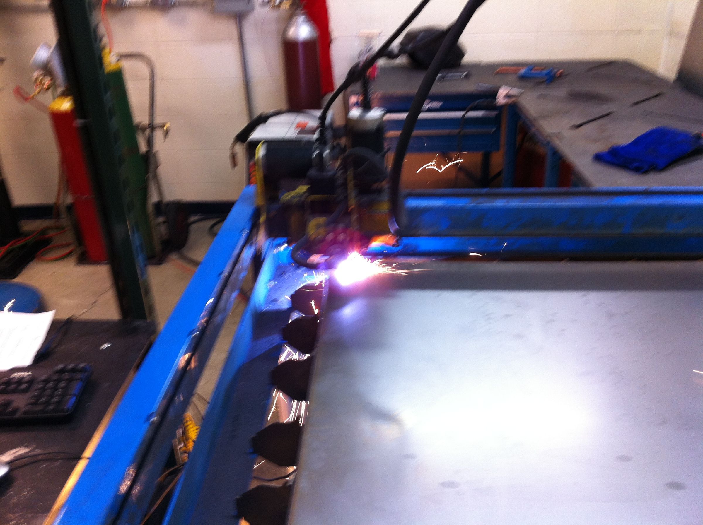 How to Set Up and Use a PlasmaCAM CNC Plasma Cutter : 4 Steps (with ...