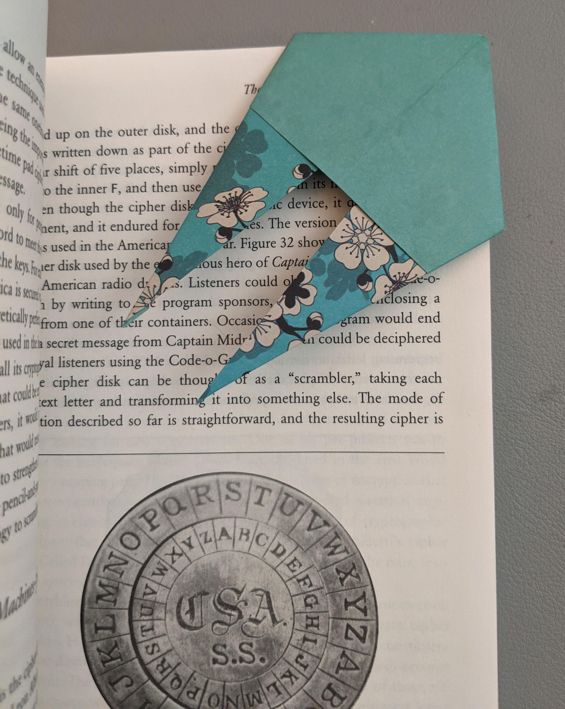 Origami Walrus Bookmark V2 : 9 Steps - Instructables