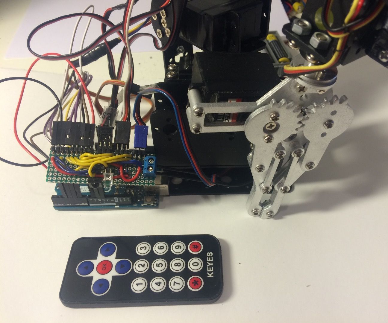 Remote Controlled Robotic Arm : 8 Steps (with Pictures) - Instructables