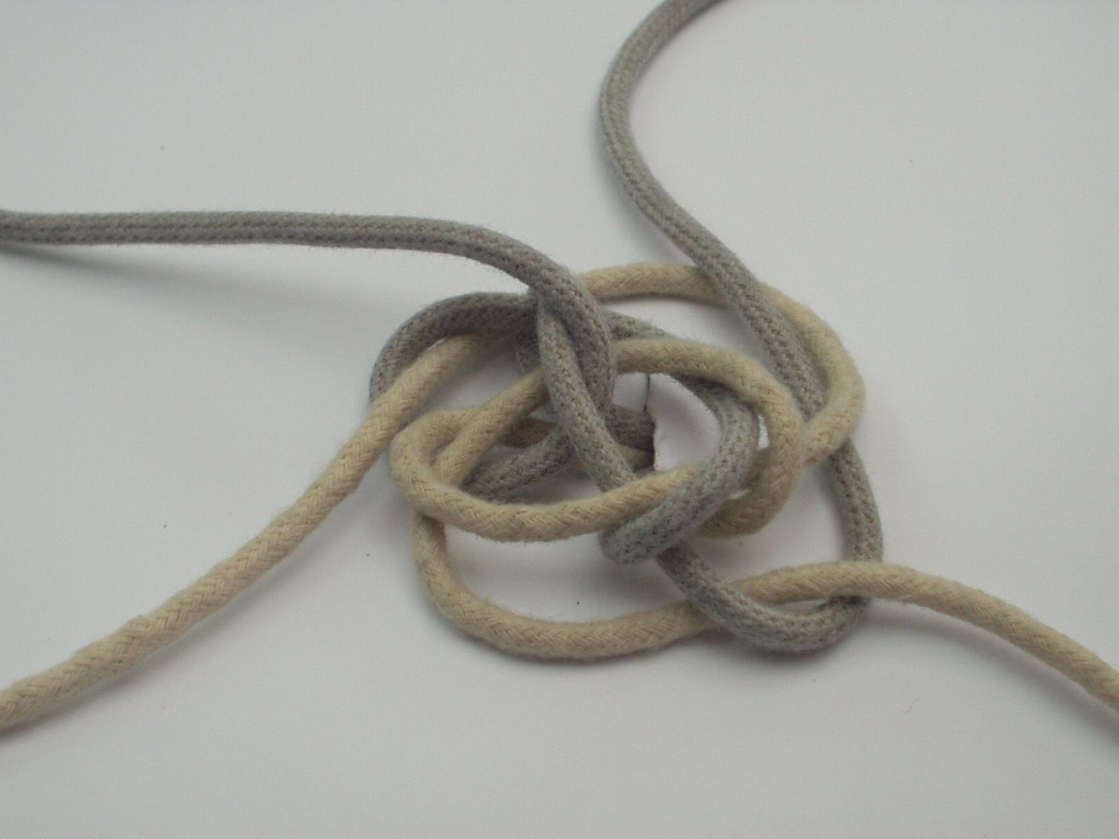 Over Two Crown Diamond Knot : 18 Steps - Instructables