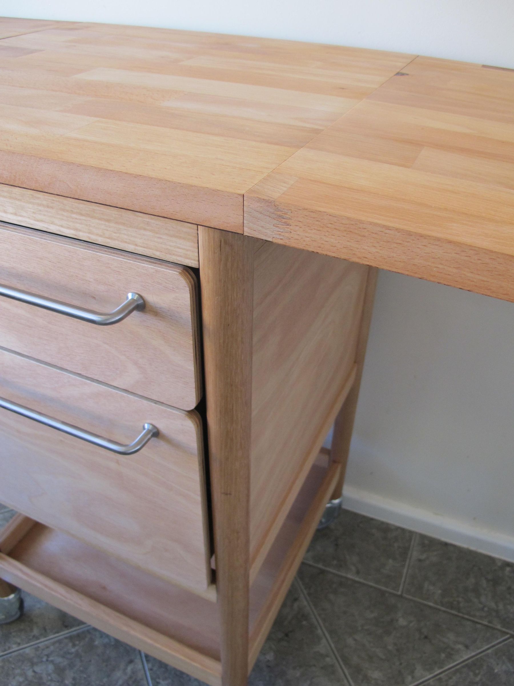 Mobile Folding Craft Station : 15 Steps (with Pictures) - Instructables