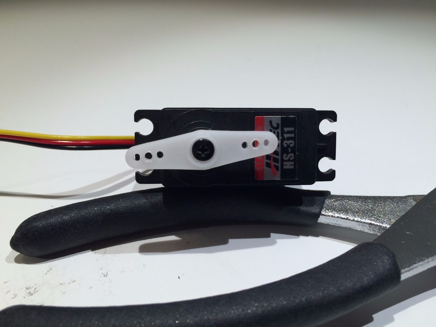 Tapsterbot 2.0: Servo-Arm Assembly : 5 Steps - Instructables